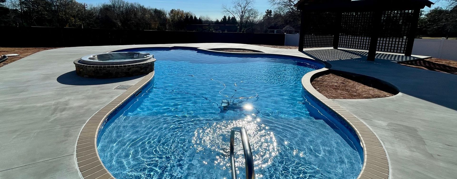 The Process of Relining a Vinyl Pool