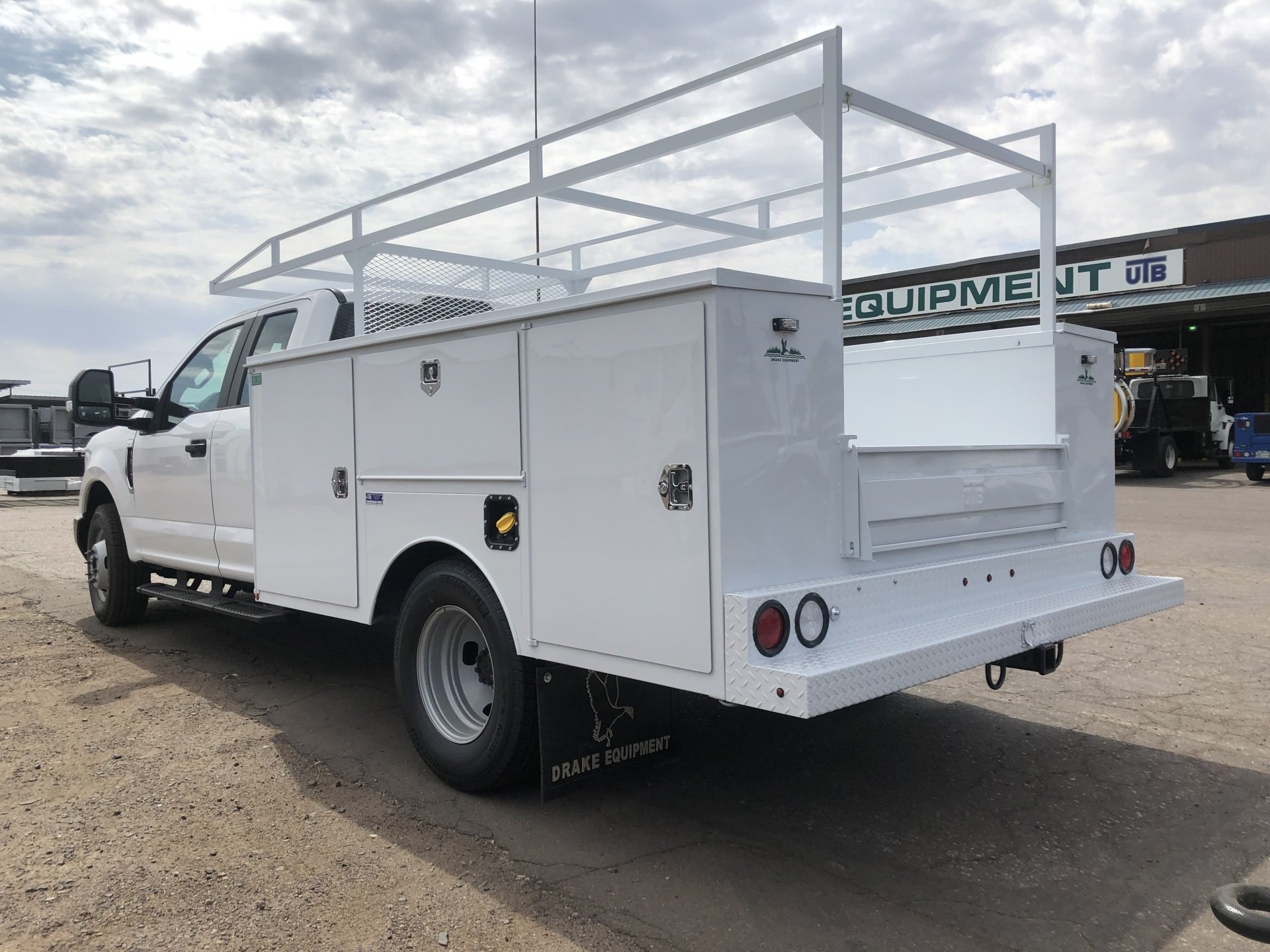 Drake Equipment | Commercial Fleet Upfitting