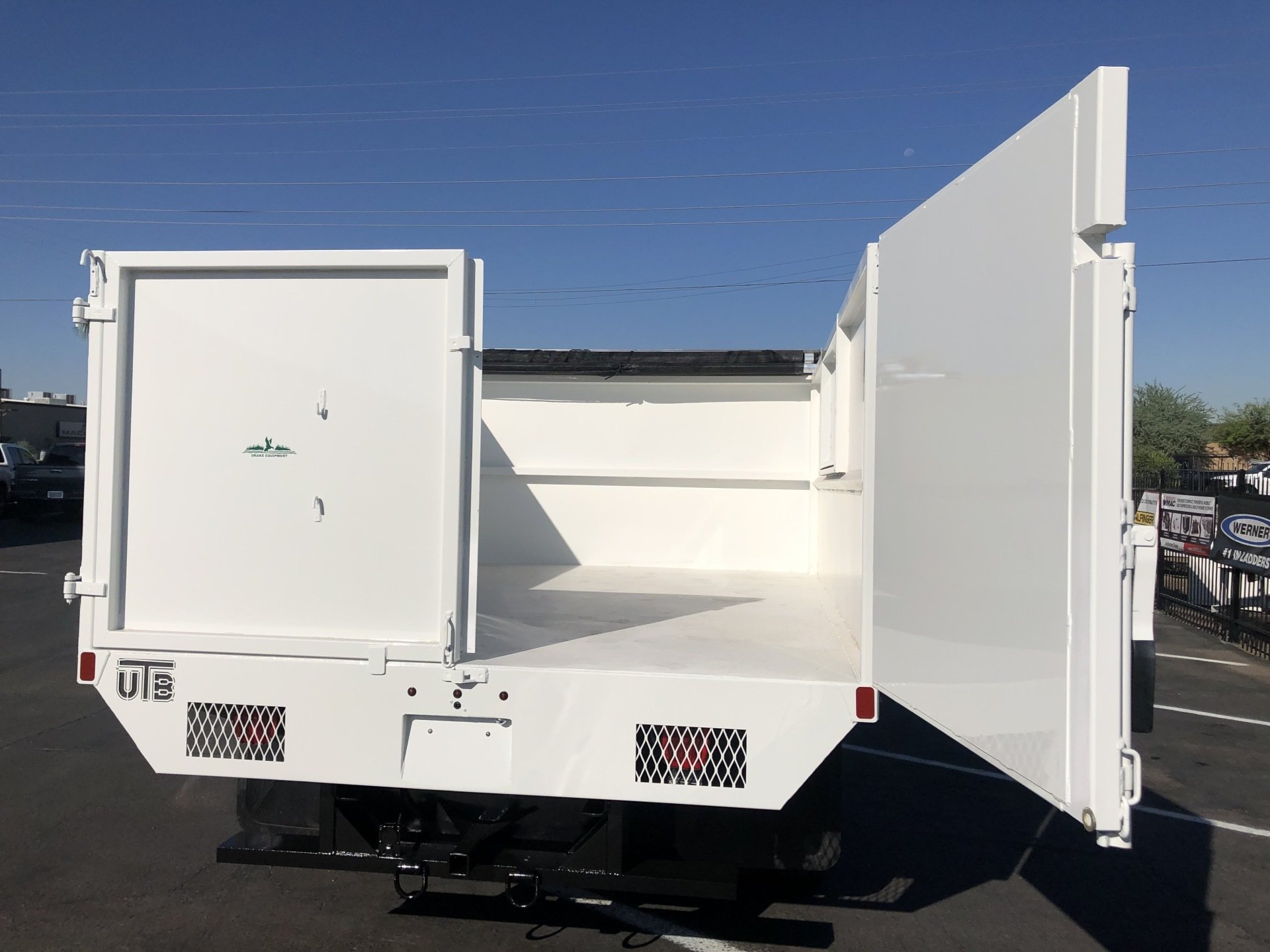 Drake Equipment | Commercial Fleet Upfitting