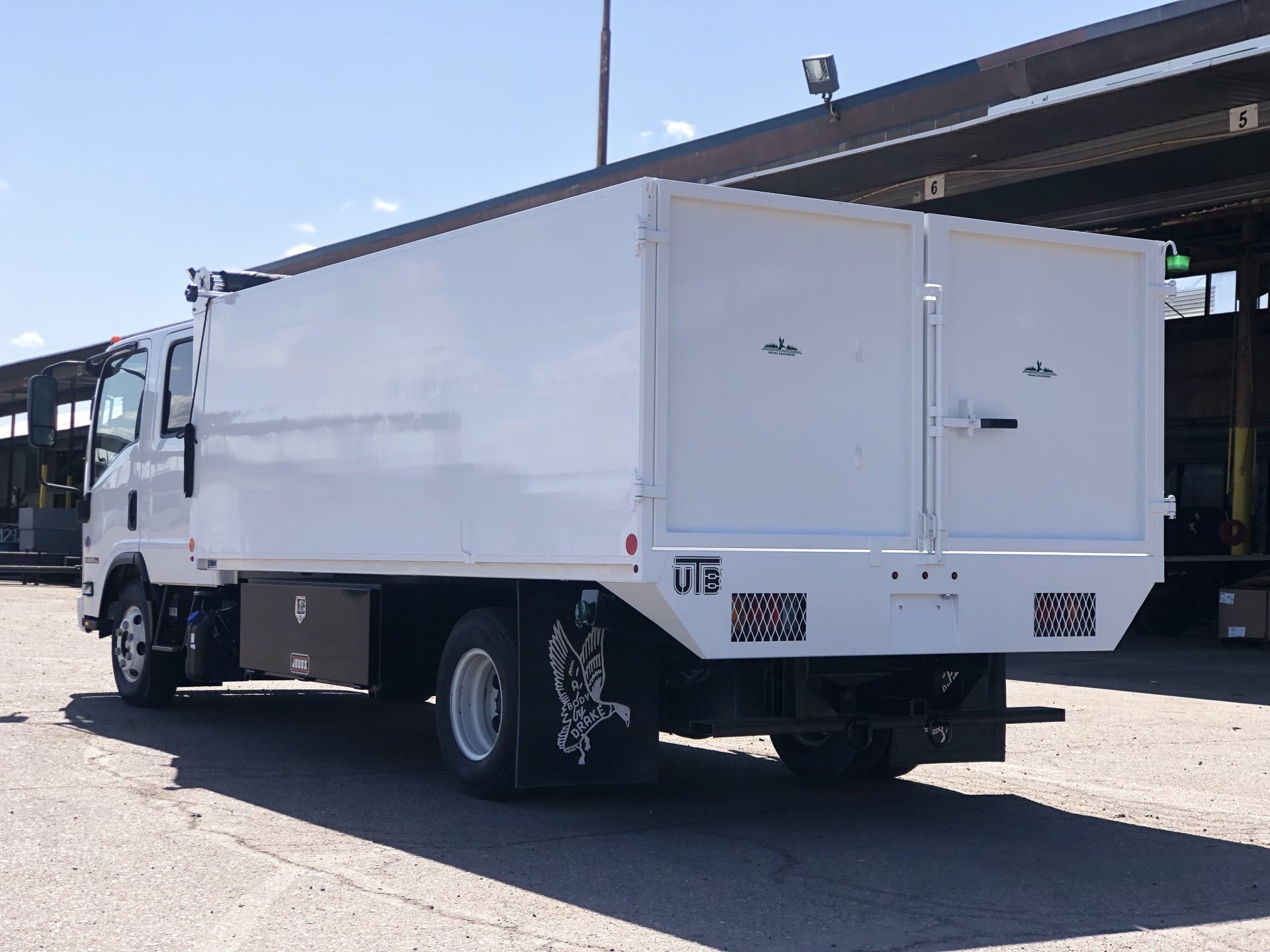 Drake Equipment | Commercial Fleet Upfitting
