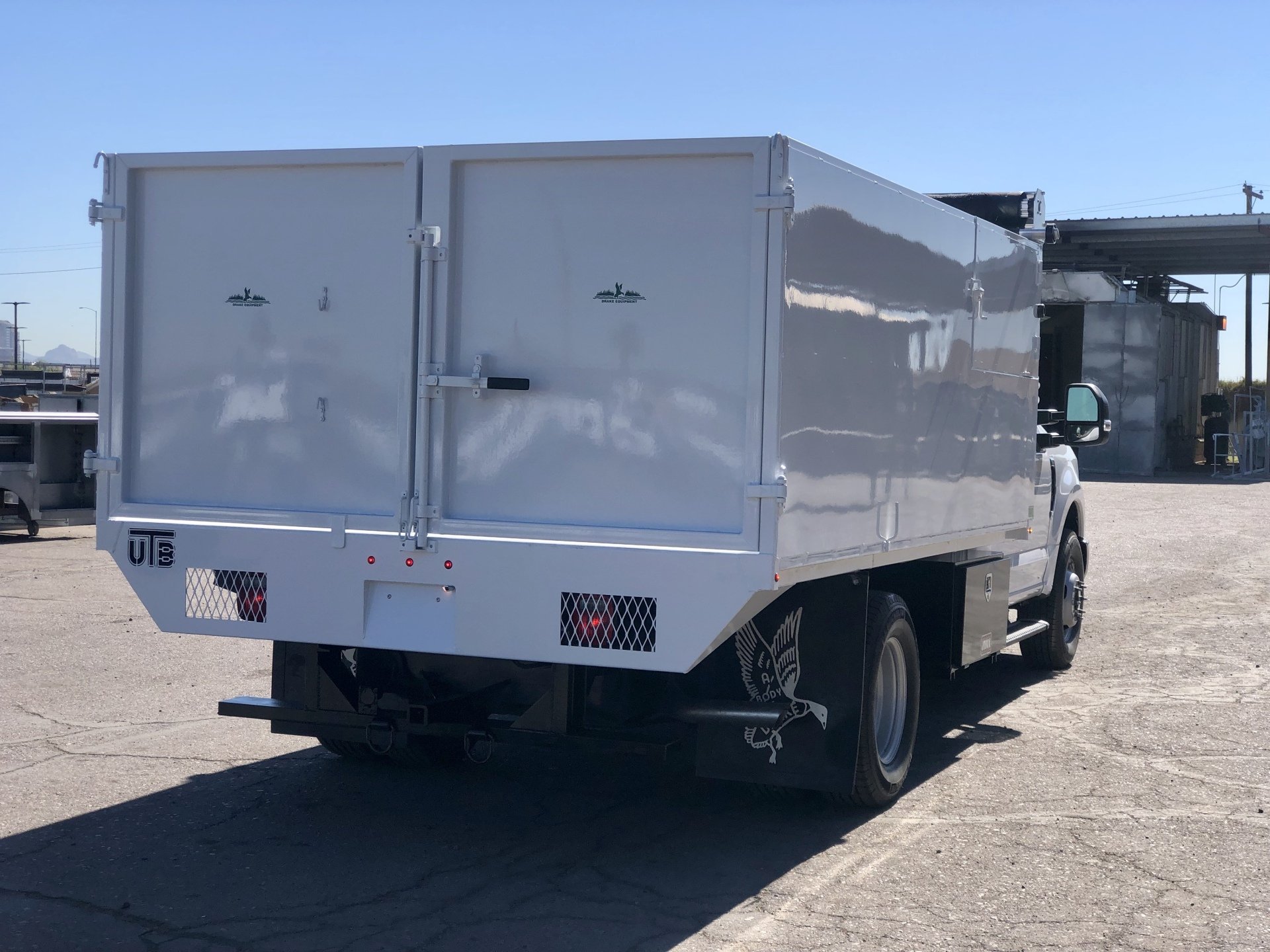 Drake Equipment | Commercial Fleet Upfitting