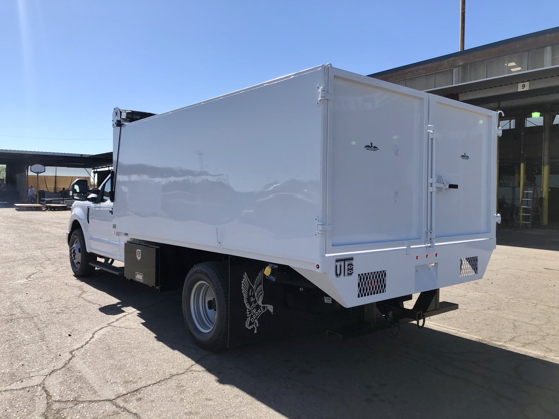 Drake Equipment | Commercial Fleet Upfitting