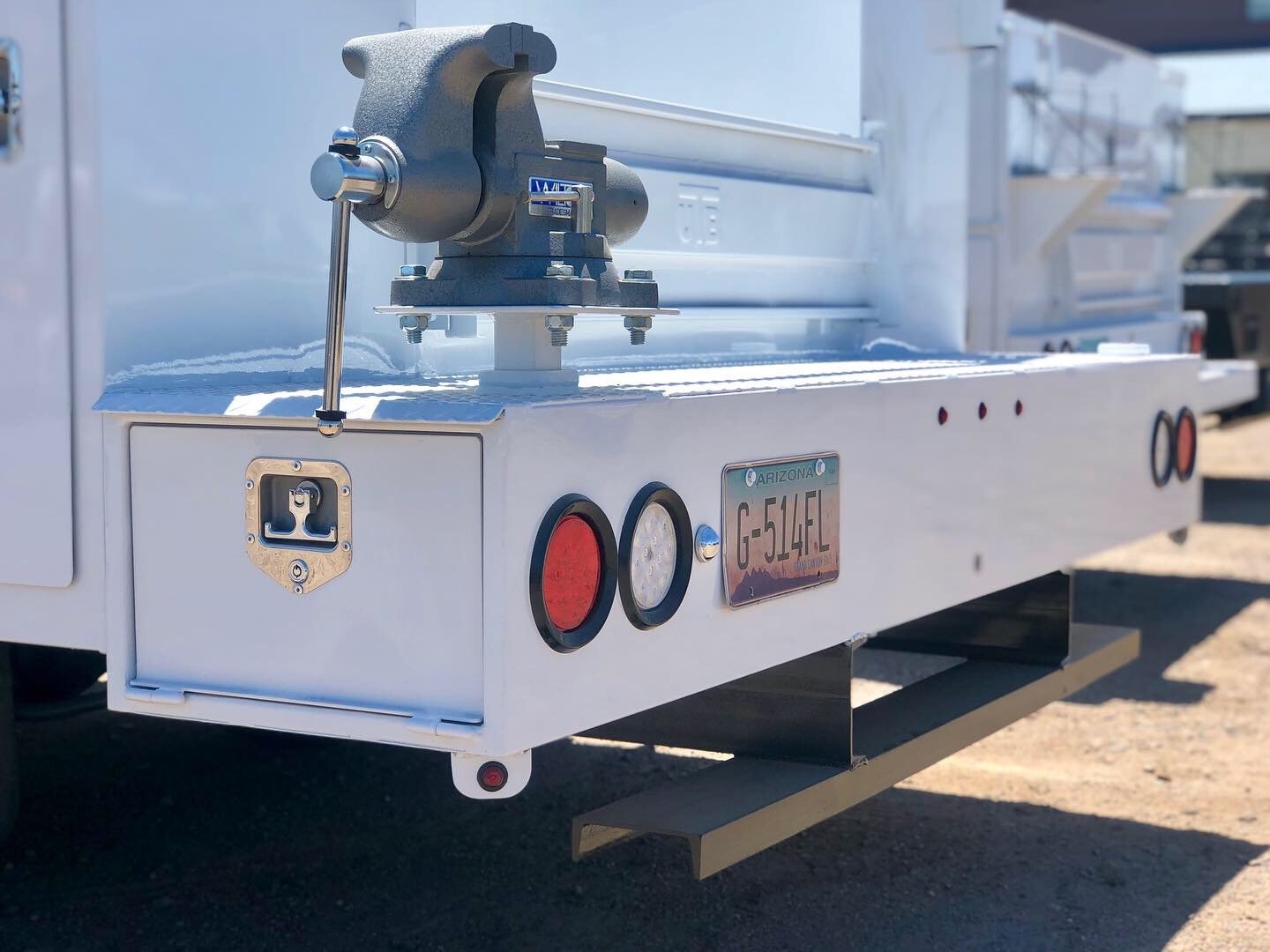 Drake Equipment | Commercial Fleet Upfitting