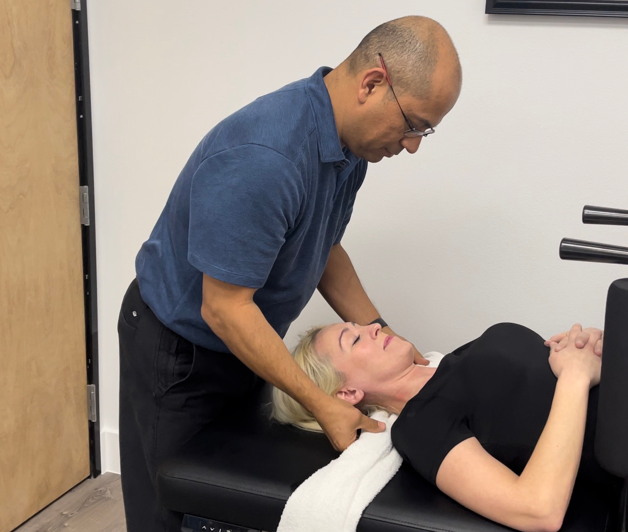 Non-Surgical Manual Spinal Decompression | Spine House Chiropractic