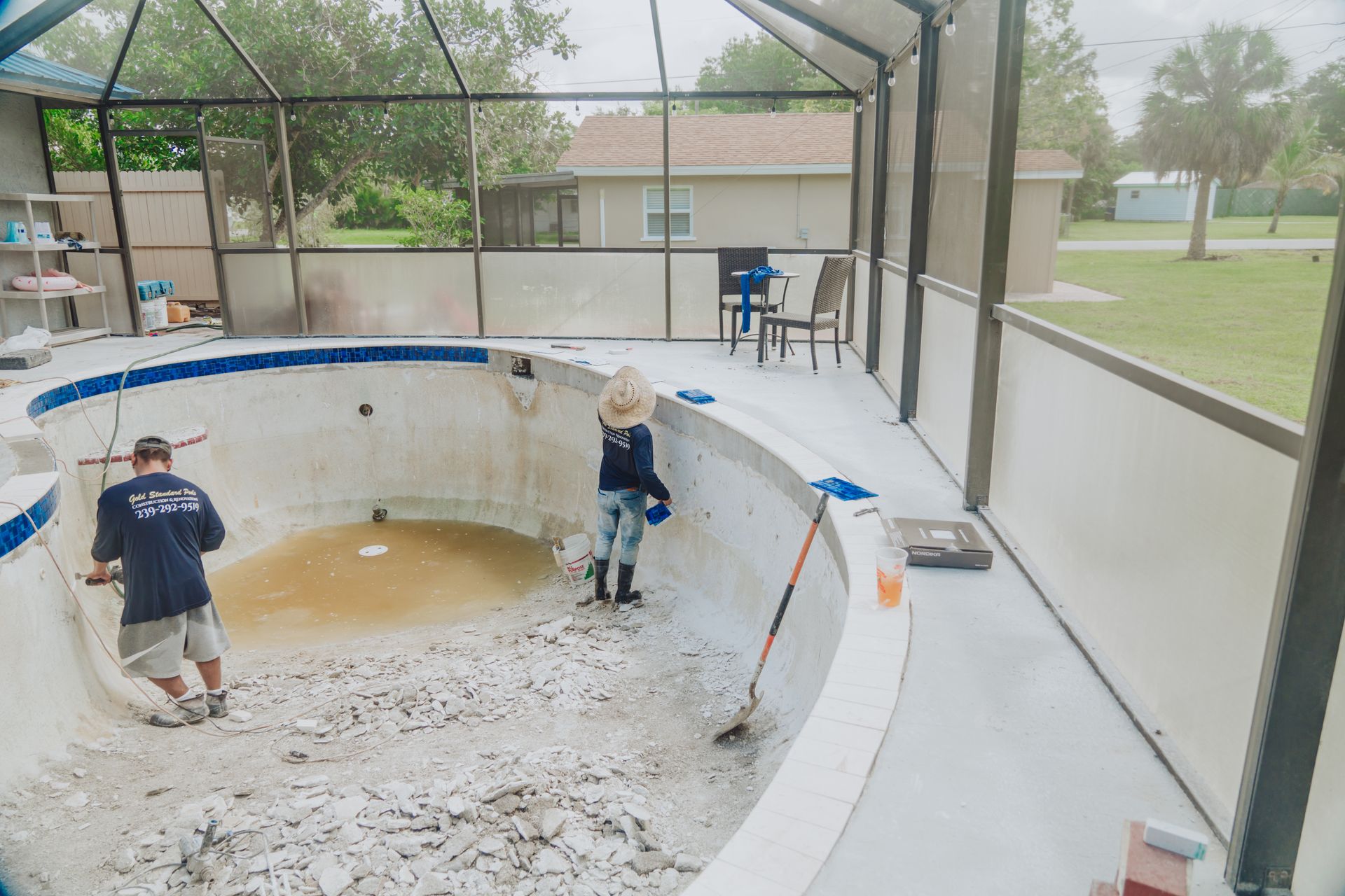 EVERYTHING YOU SHOULD KNOW ABOUT CONCRETE POOL PLASTERING