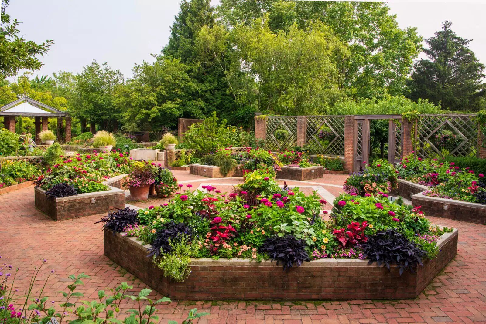 Defining a Modern Formal Landscape Design!