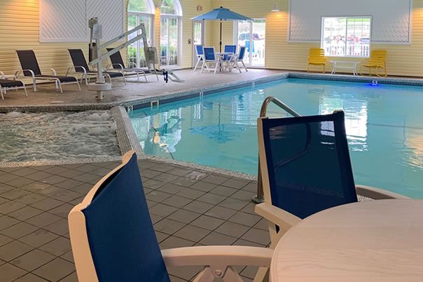 Waterfront Hotel & Dining | Breakers Resort & Beach Bar