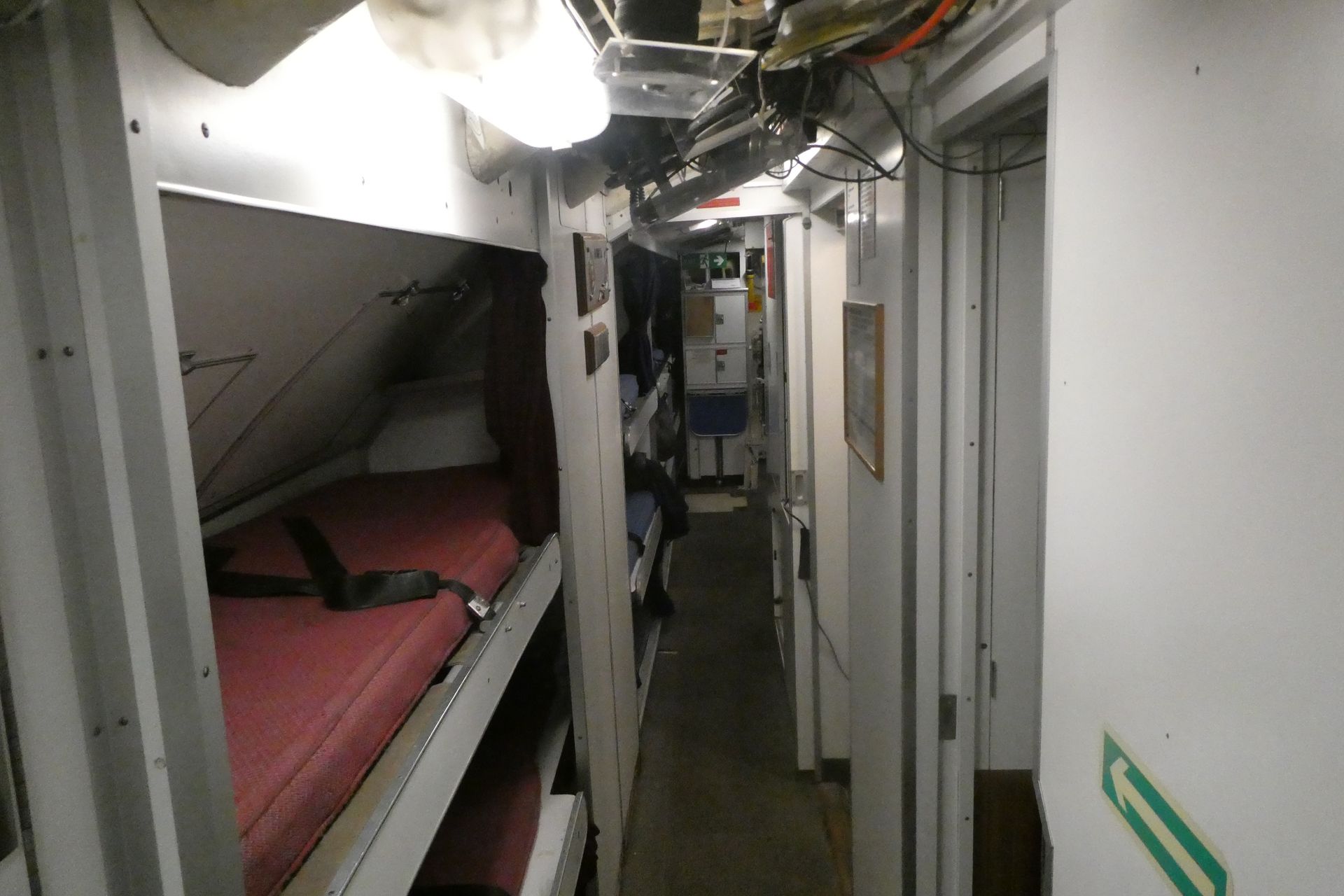 HOW to think outside the Box in a Submarine – visit HMAS Ovens at WA ...