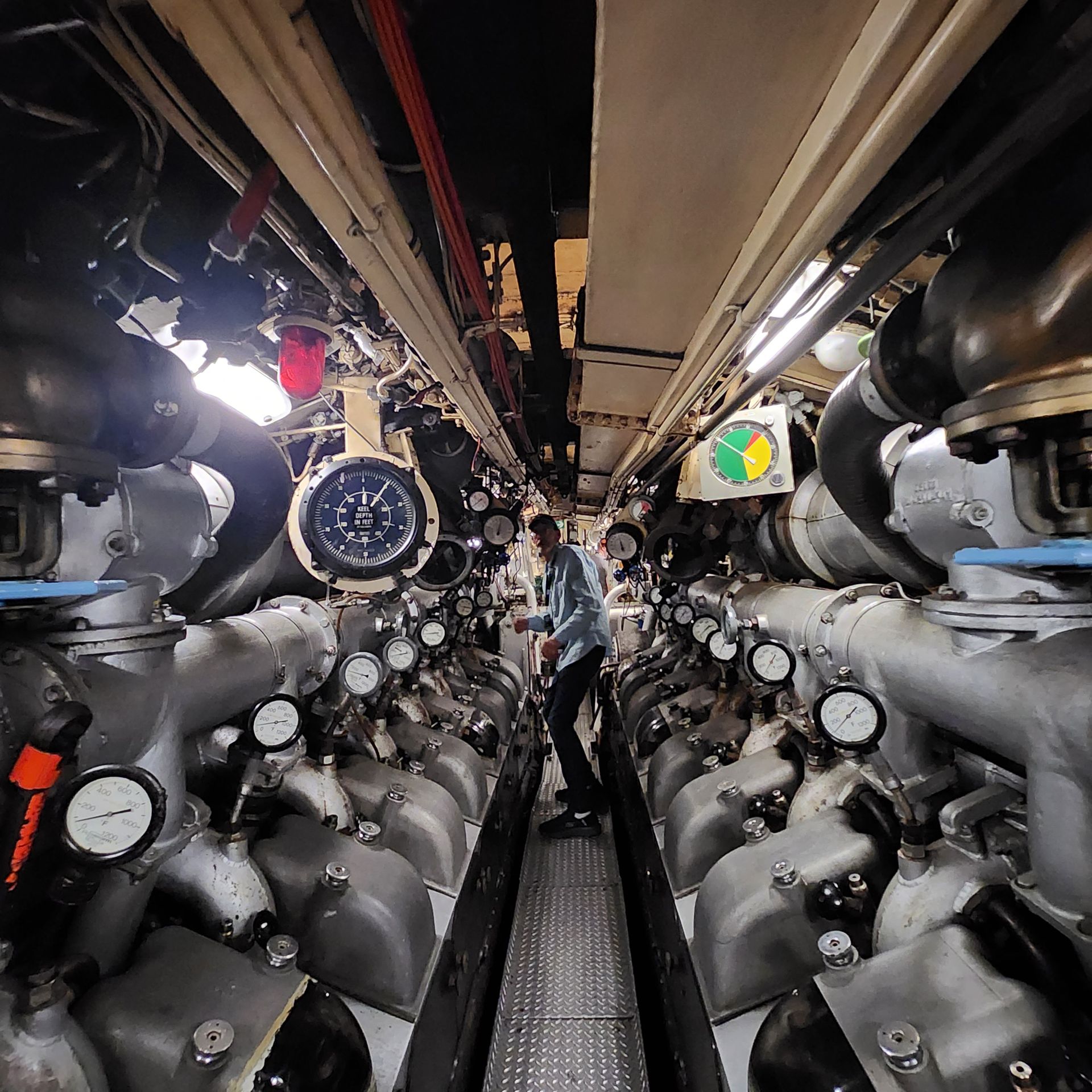 HOW to think outside the Box in a Submarine – visit HMAS Ovens at WA ...