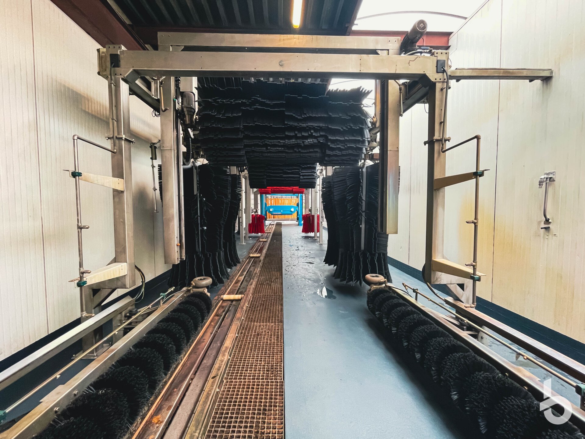 UP (Indoor) Carwash - WashTec Car Wash System