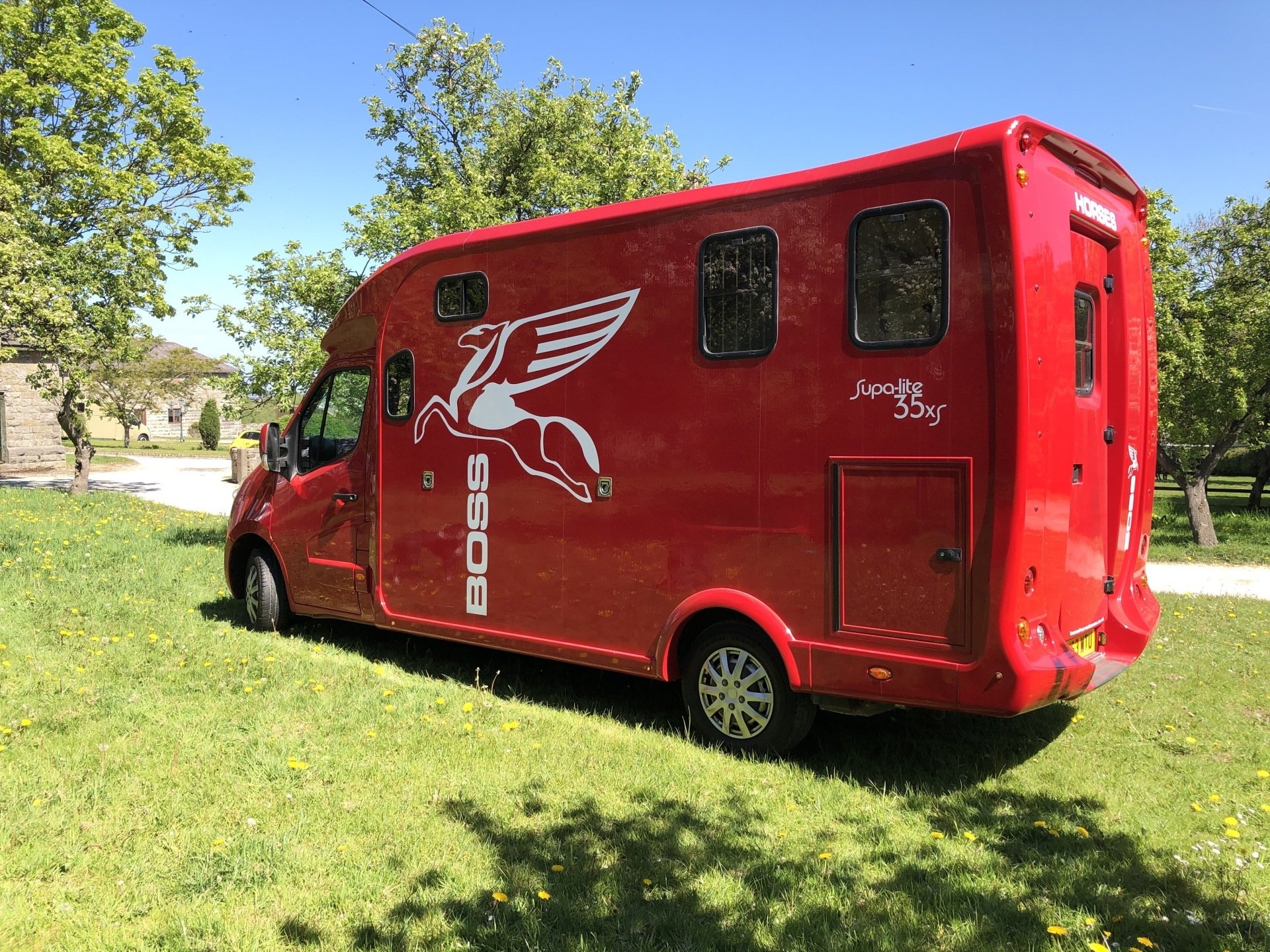 Boss Horse Boxes Based in Flint North Wales