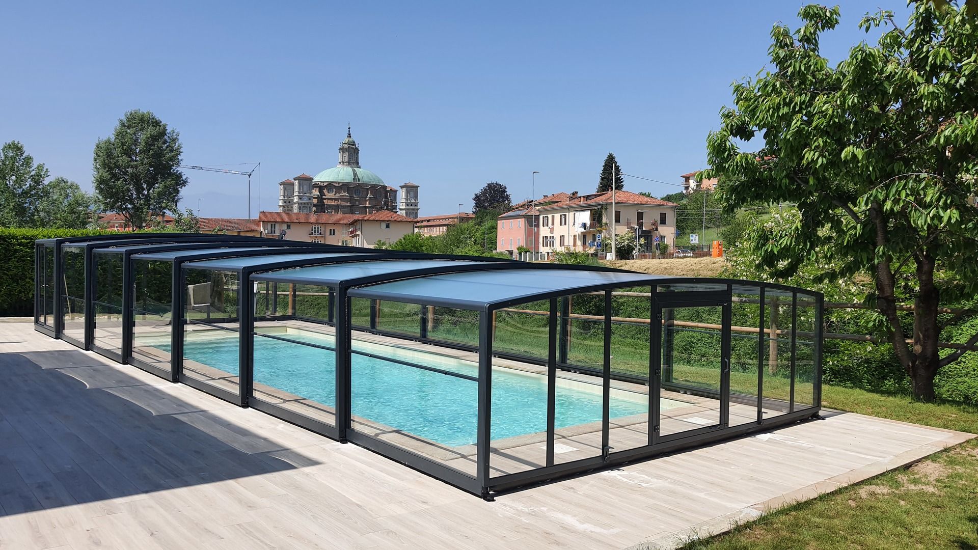 Linea Easy Telescopica: tapparelle per copertura piscine