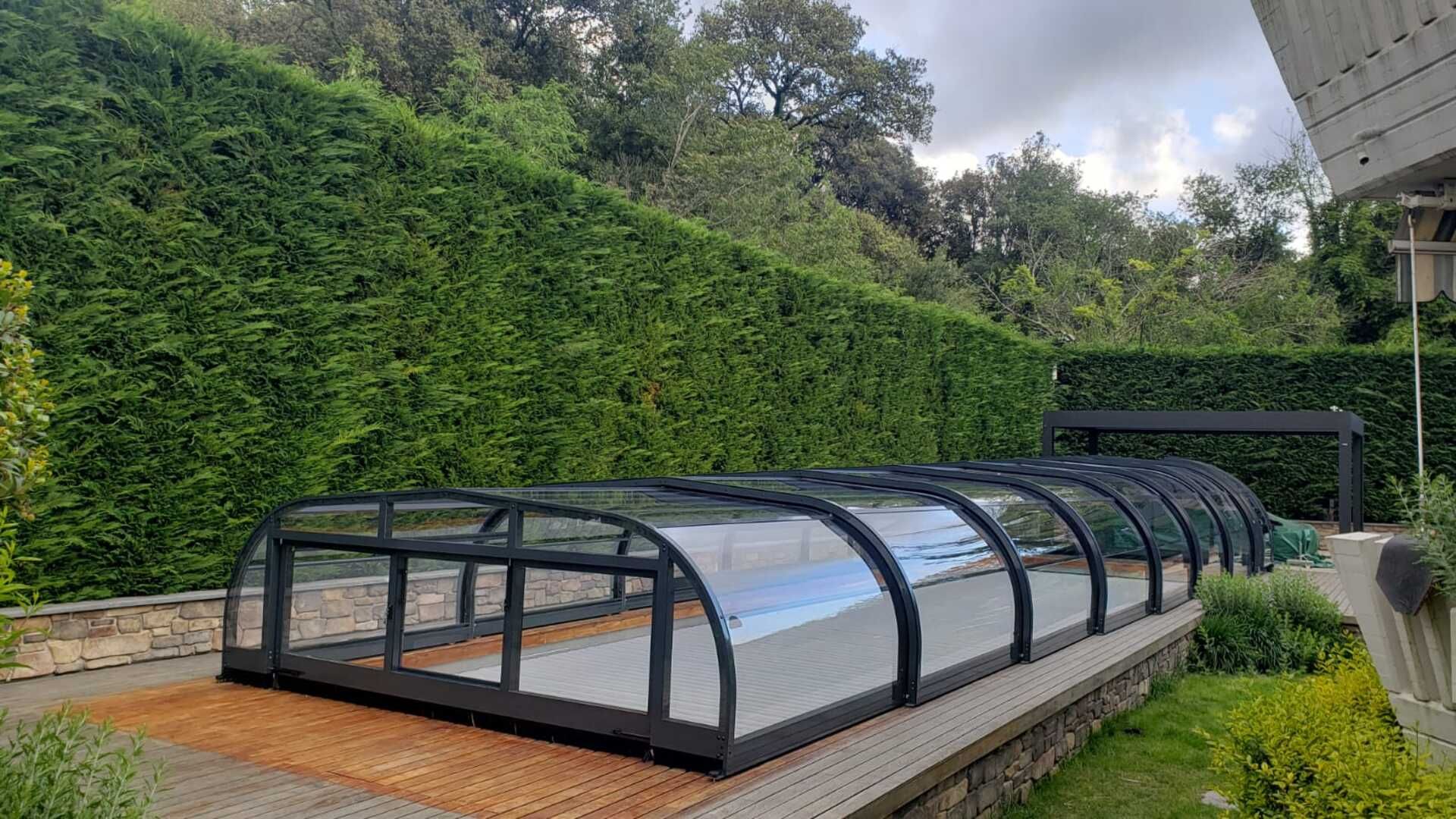 Linea Arcobaleno B: copertura per piscina in alluminio