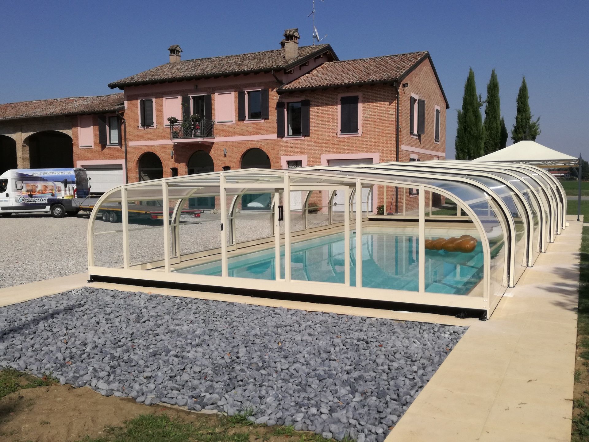 Linea Arcobaleno B: copertura per piscina in alluminio