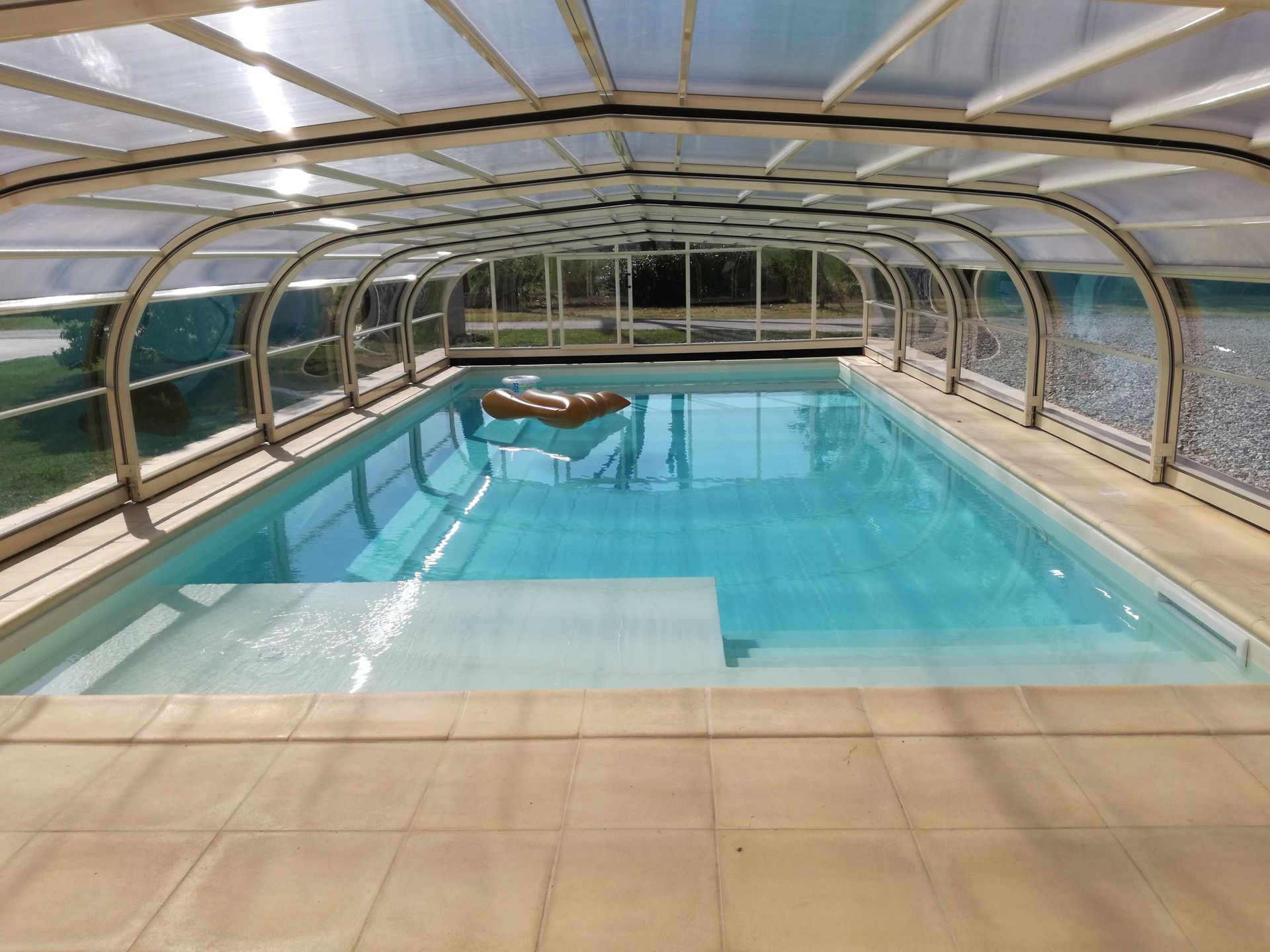 Linea Arcobaleno B: copertura per piscina in alluminio