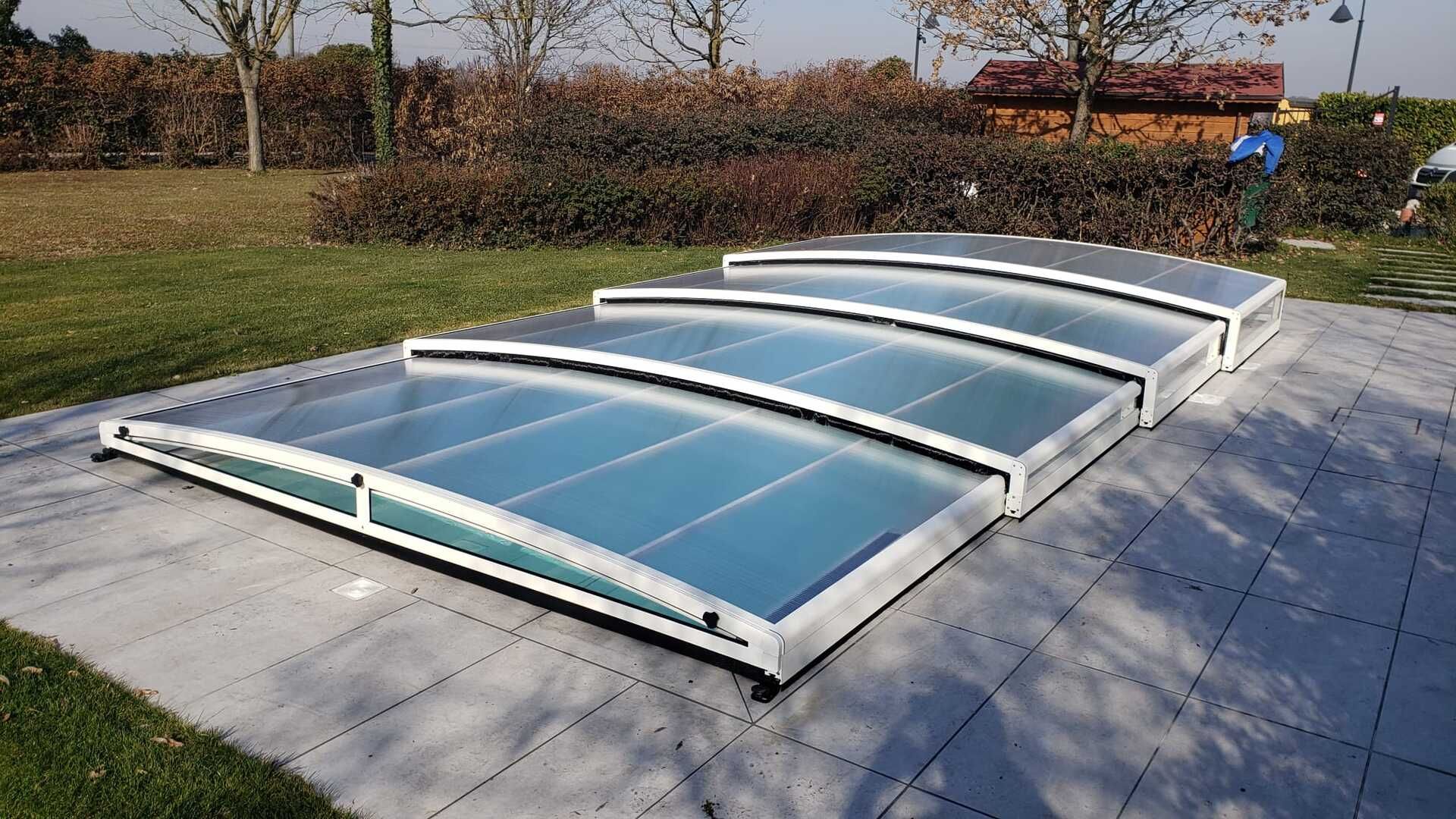 Linea Easy Telescopica: tapparelle per copertura piscine