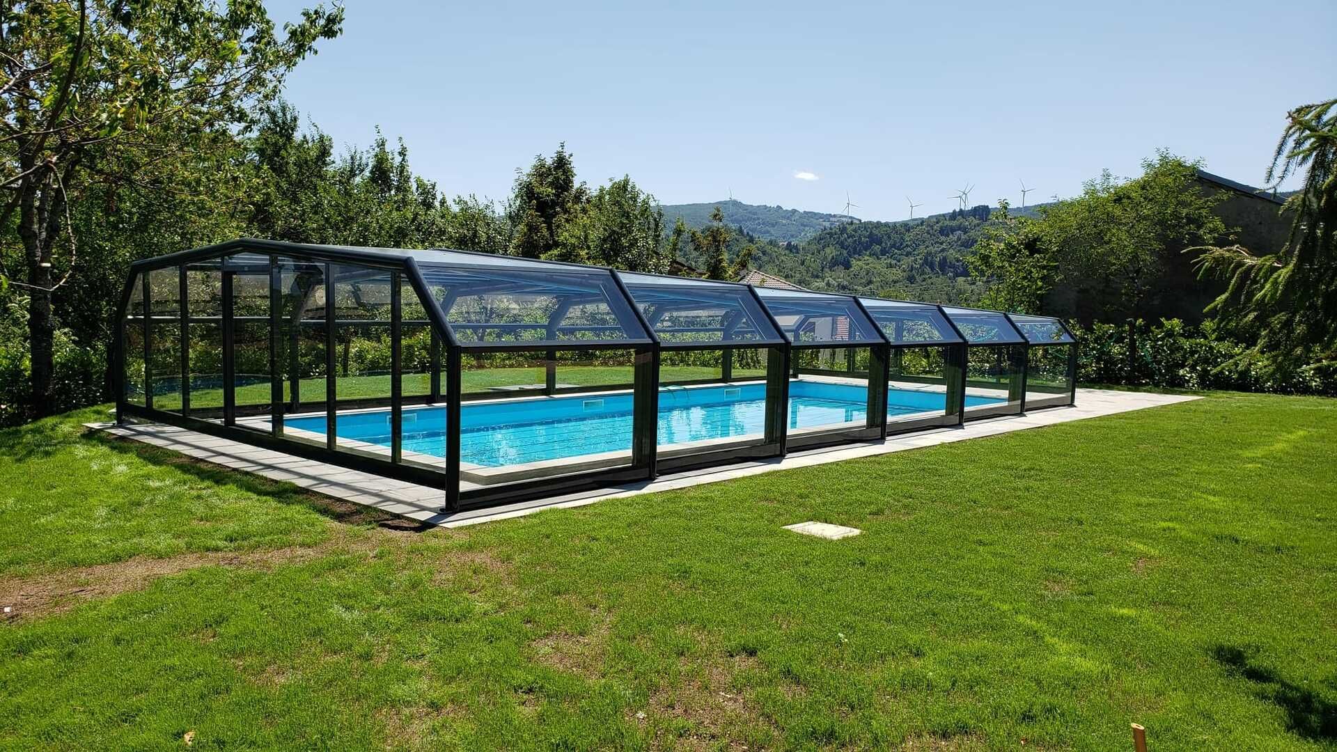 Linea Coocon: copertura per piscina addossata e telescopica