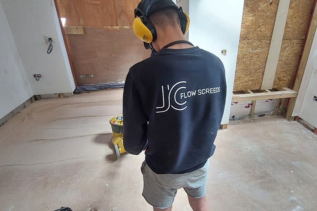 Images of preparation, supply, & installation of liquid flow screed by ...