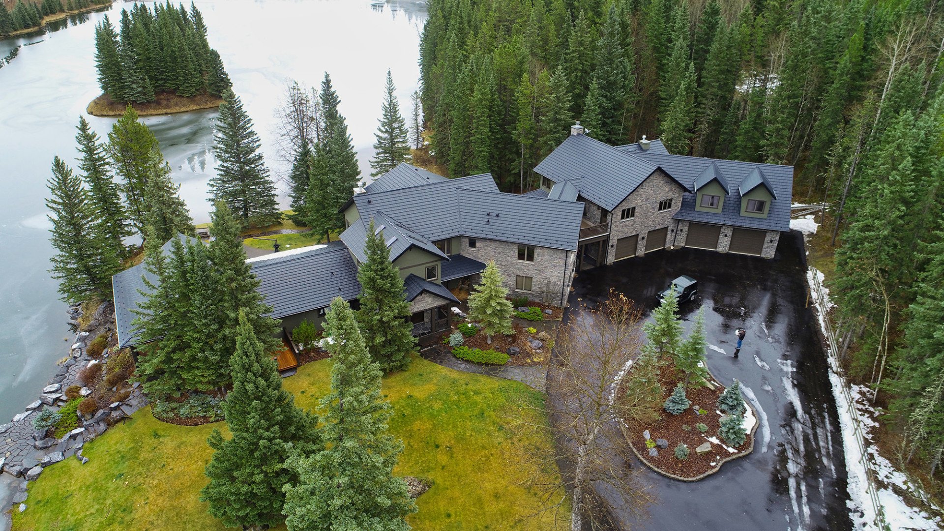 Metal Roofing Built for Calgary + Edmonton | Interlock®