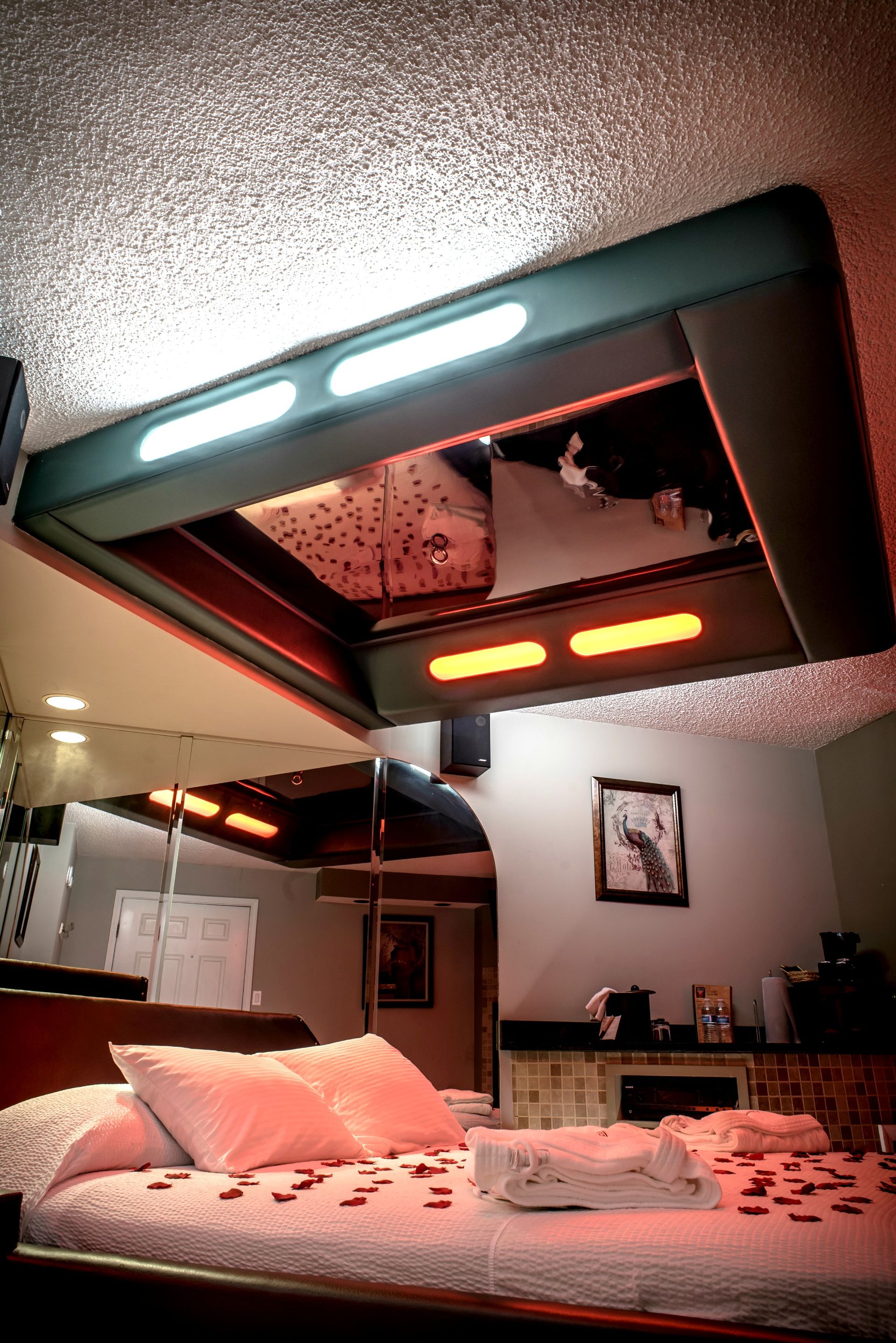 Romantic Suites | Essence Suites | Orland Park, IL