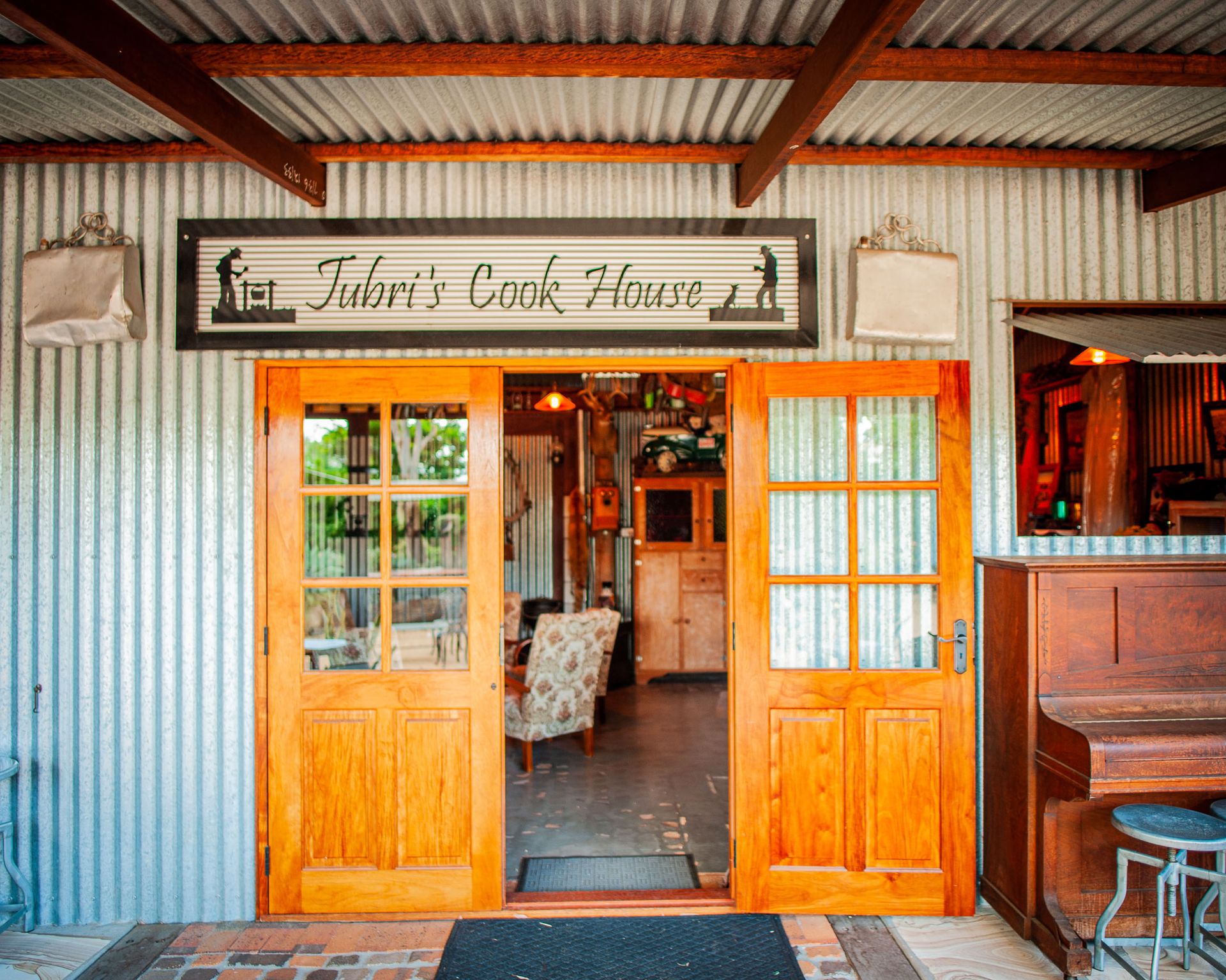 JUBRI'S HIDEAWAY | EVENTS