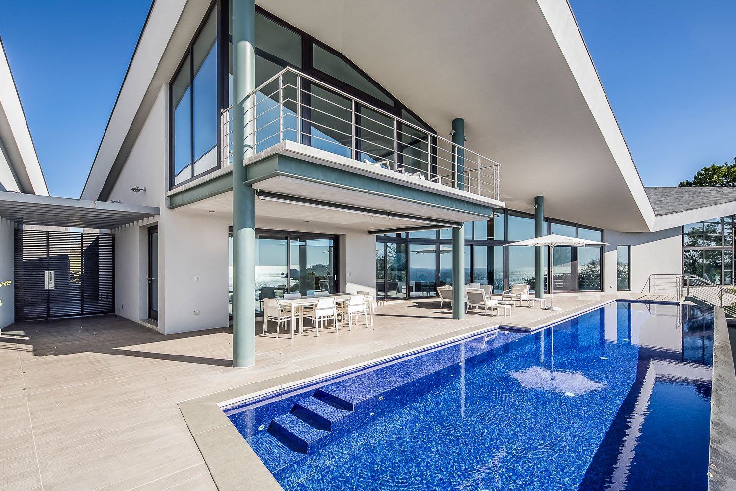 Sea La Vie - by Sarco Architects & Interior Designers