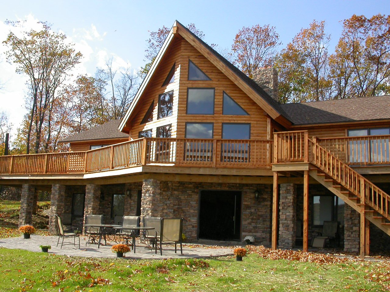 Did You Know Cedar Log Homes Make Great Vacation Homes?