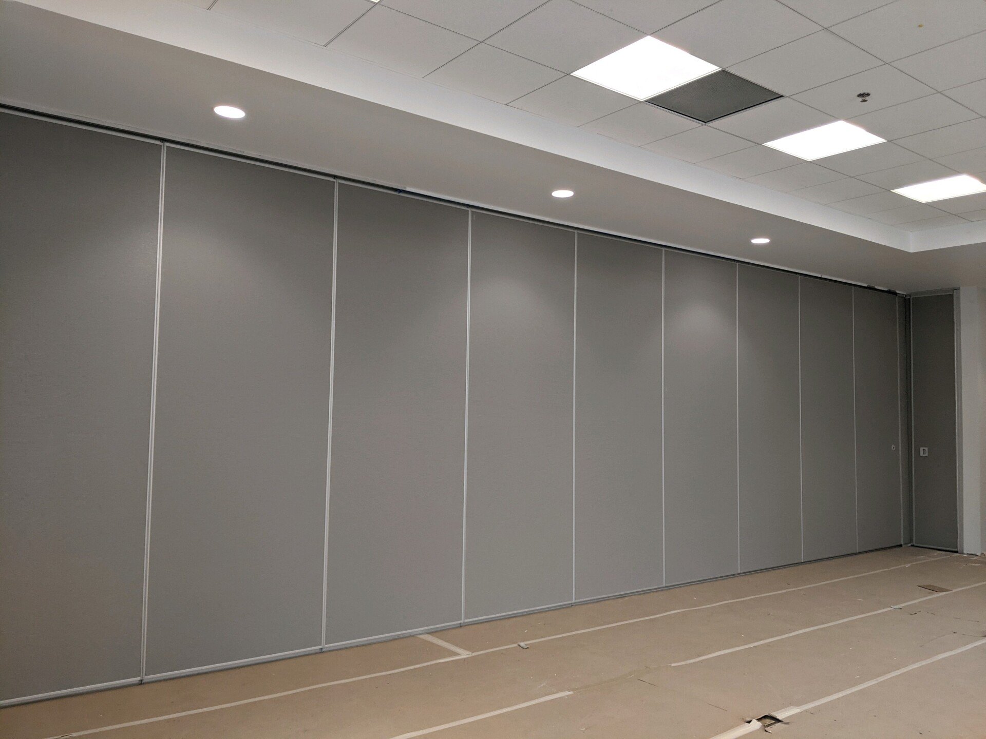 Tri-State Folding Partitions