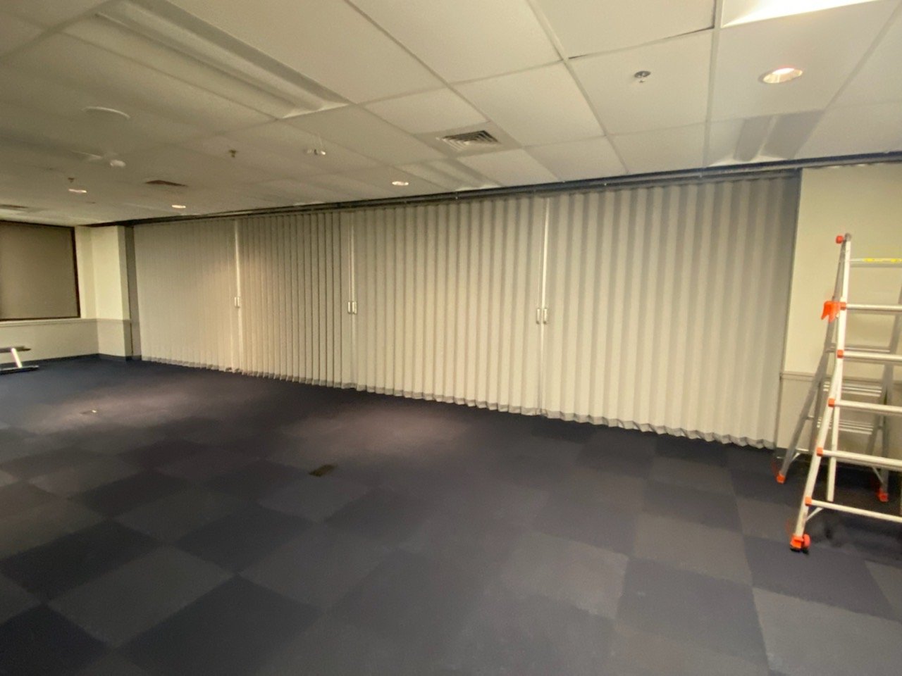 Tri-State Folding Partitions