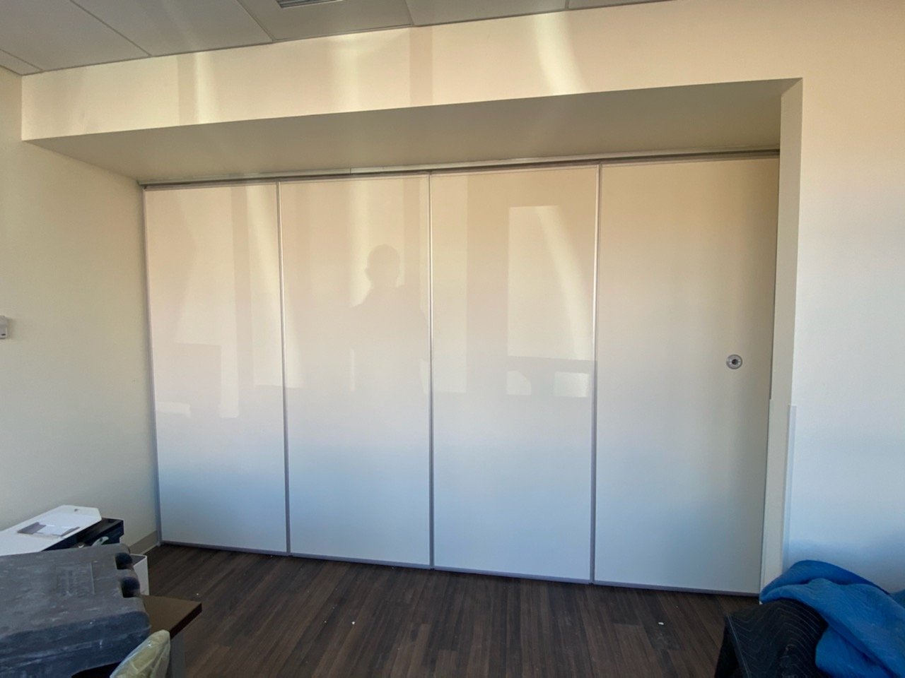 Tri-State Folding Partitions