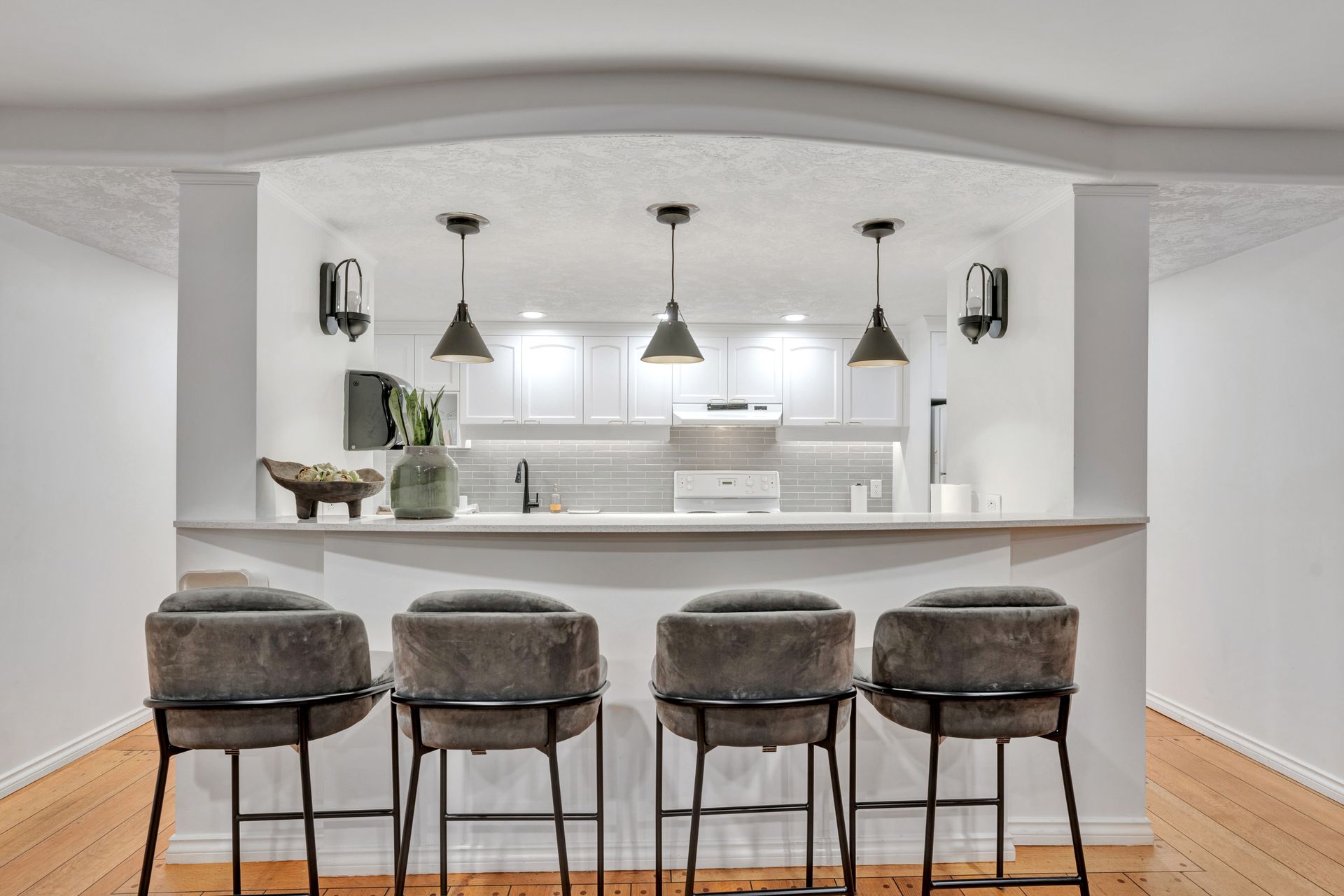 Fraser Tolmie Apartments - Gallery