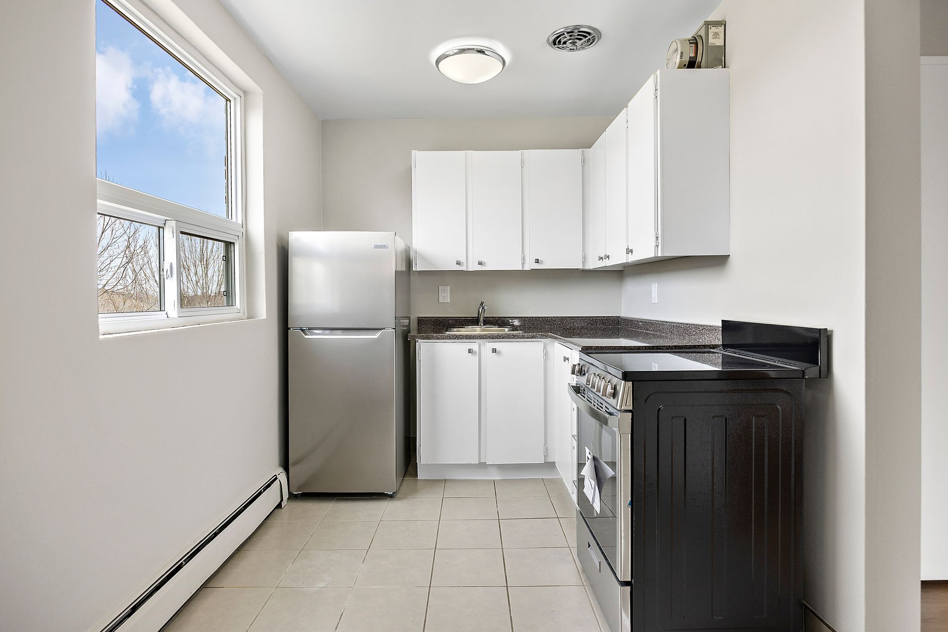 Apartment Availability at The Boardwalk at 725-745 Wonderland Road