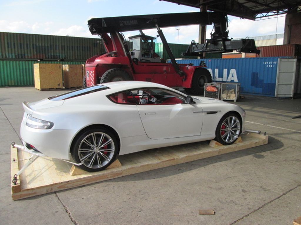 Shipping cars by seafreight or airfreight, worldwide