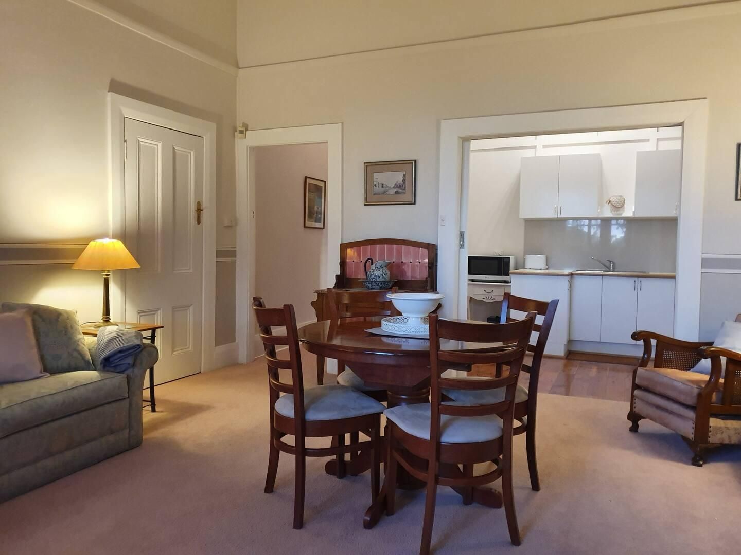 Anglesey House | Accommodation in Forbes