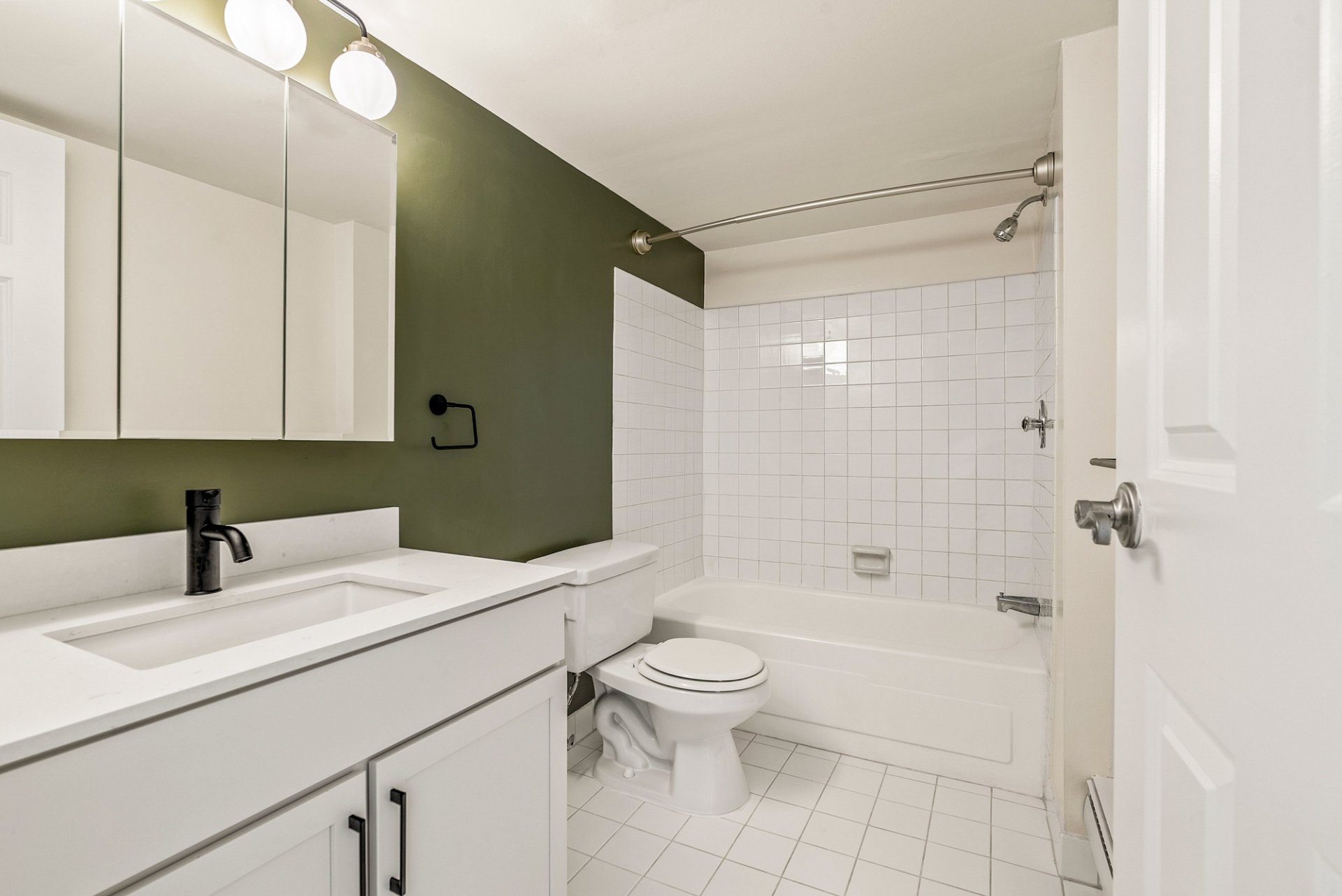 Gallery | 1500 Locust Apartments | Philadelphia, PA