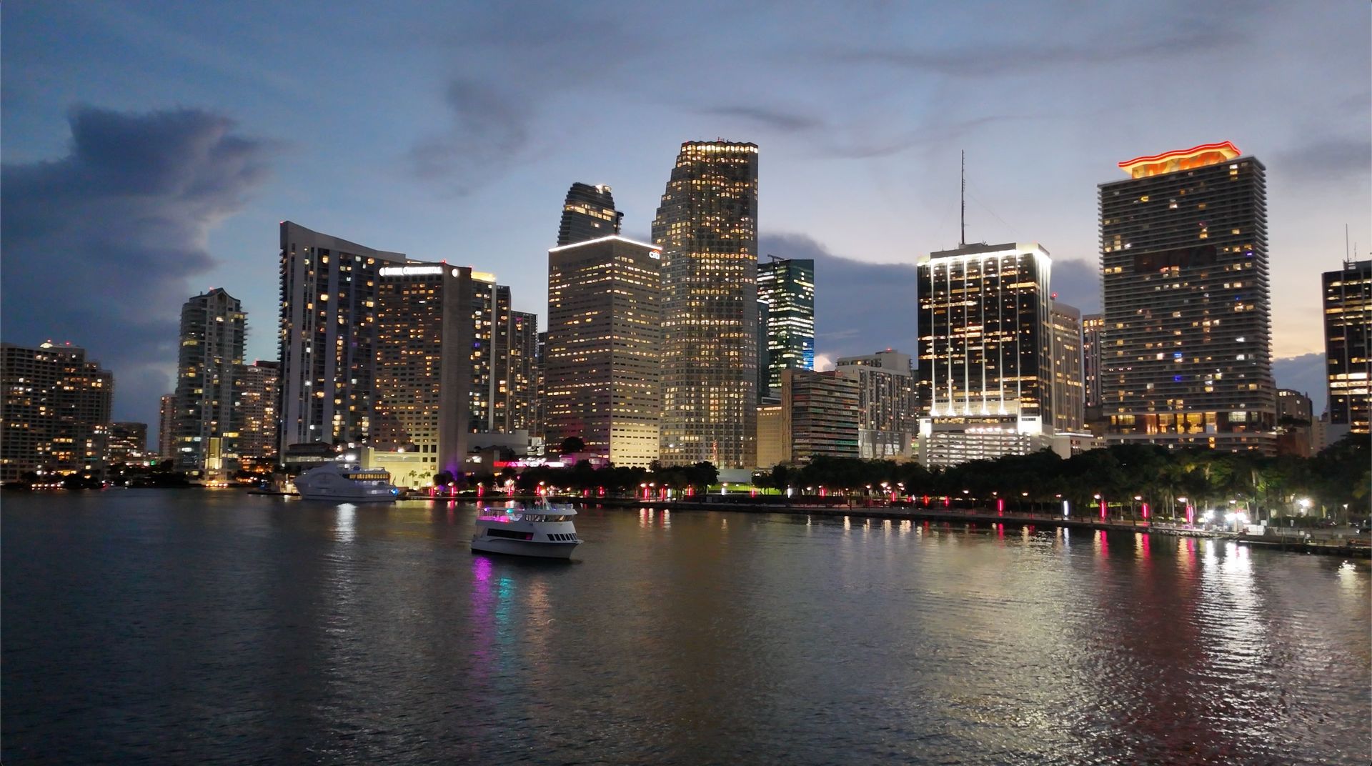 Skyline Miami | Best Views Guide & Top Boat Tour Experience