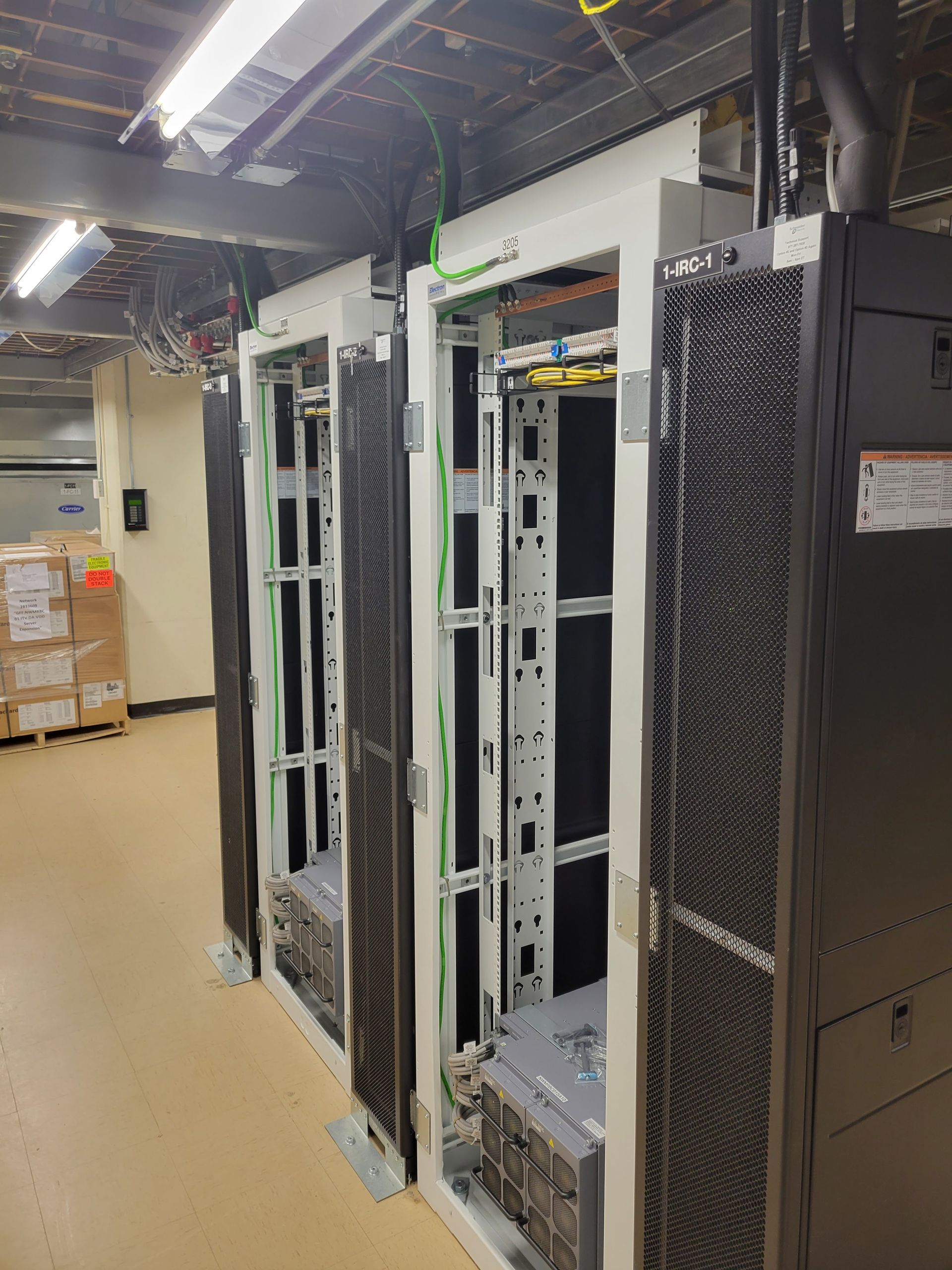 Data Center Cooling DX In Row