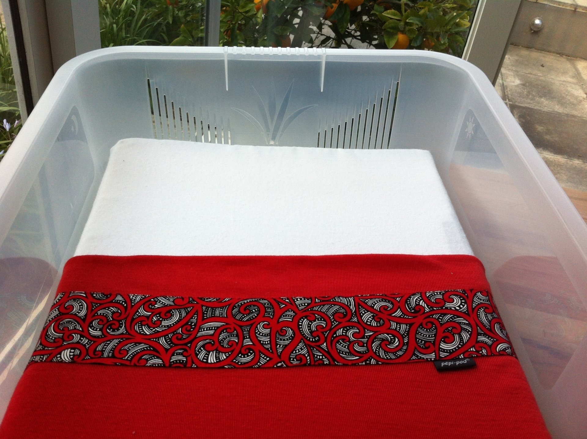 new pepi-pod sleep space with windows safe sleep vulnerable babies