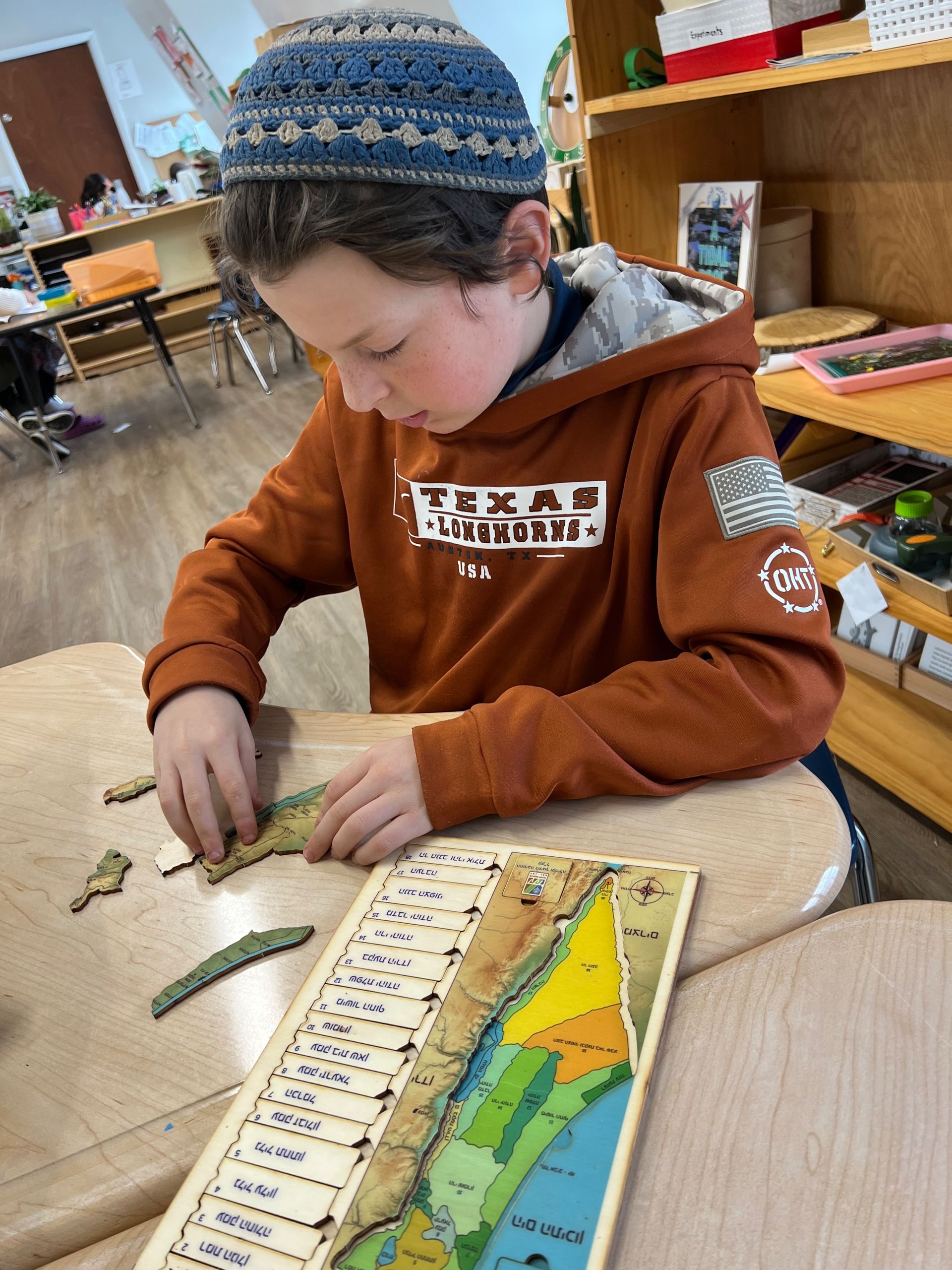 What is a Jewish Montessori School?