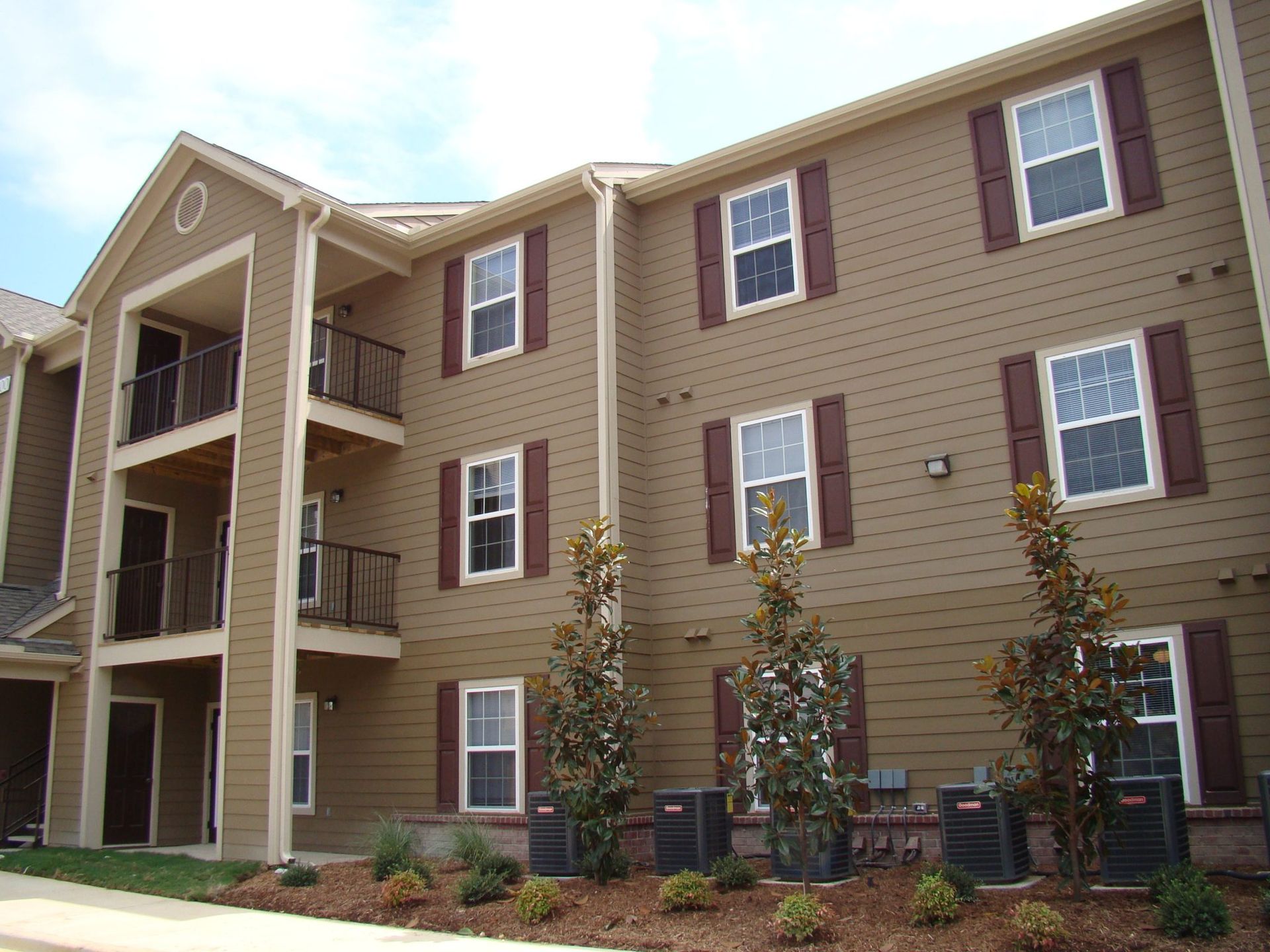 Home [www.springlakeapts.com]