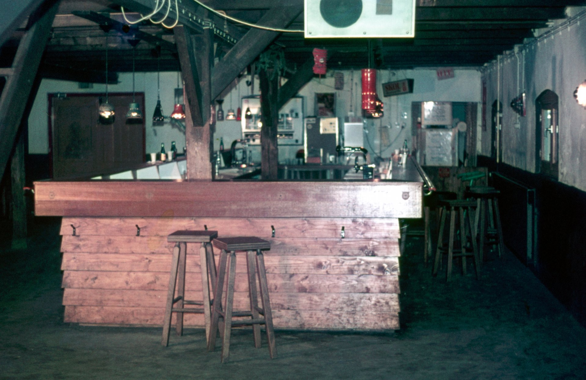 Bar stal