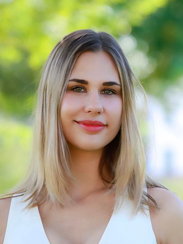 Elizabeth Junker, LCSW-C. -Green Pill Podcast Stories