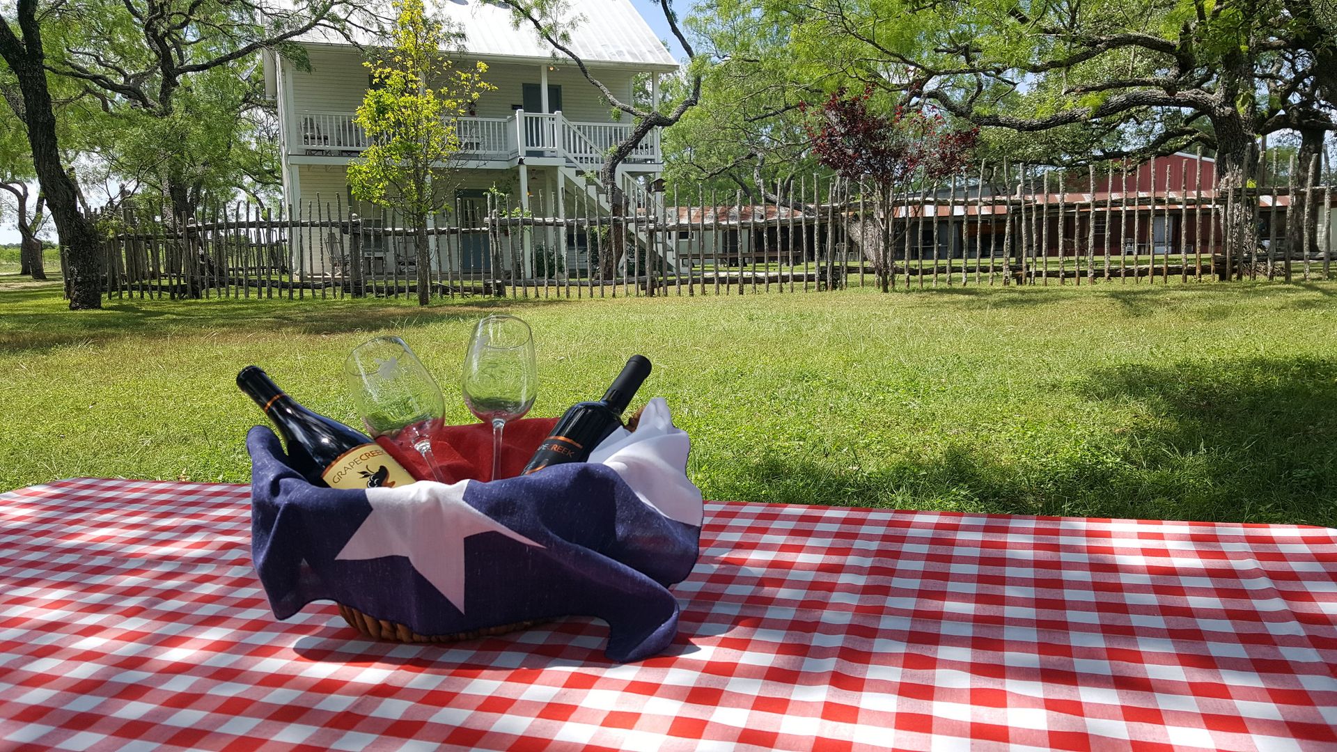 Gallery | Full Moon Inn Bed and Breakfast