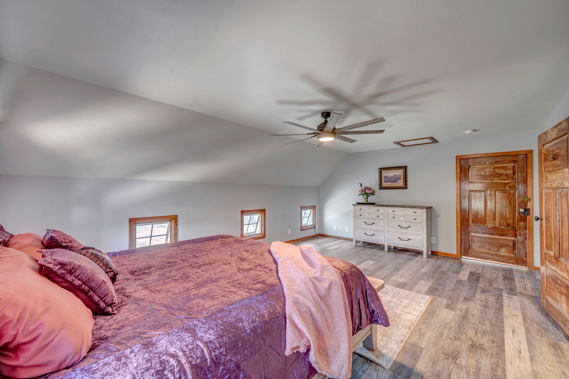 Rooms & Rates | Full Moon Inn Bed and Breakfast