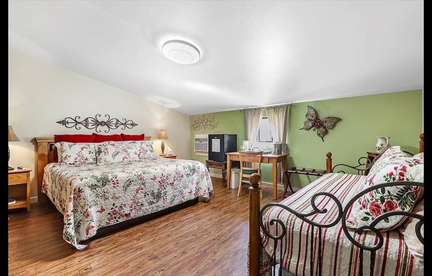 Full Moon Inn Bed and Breakfast ™ | Fredericksburg, TX