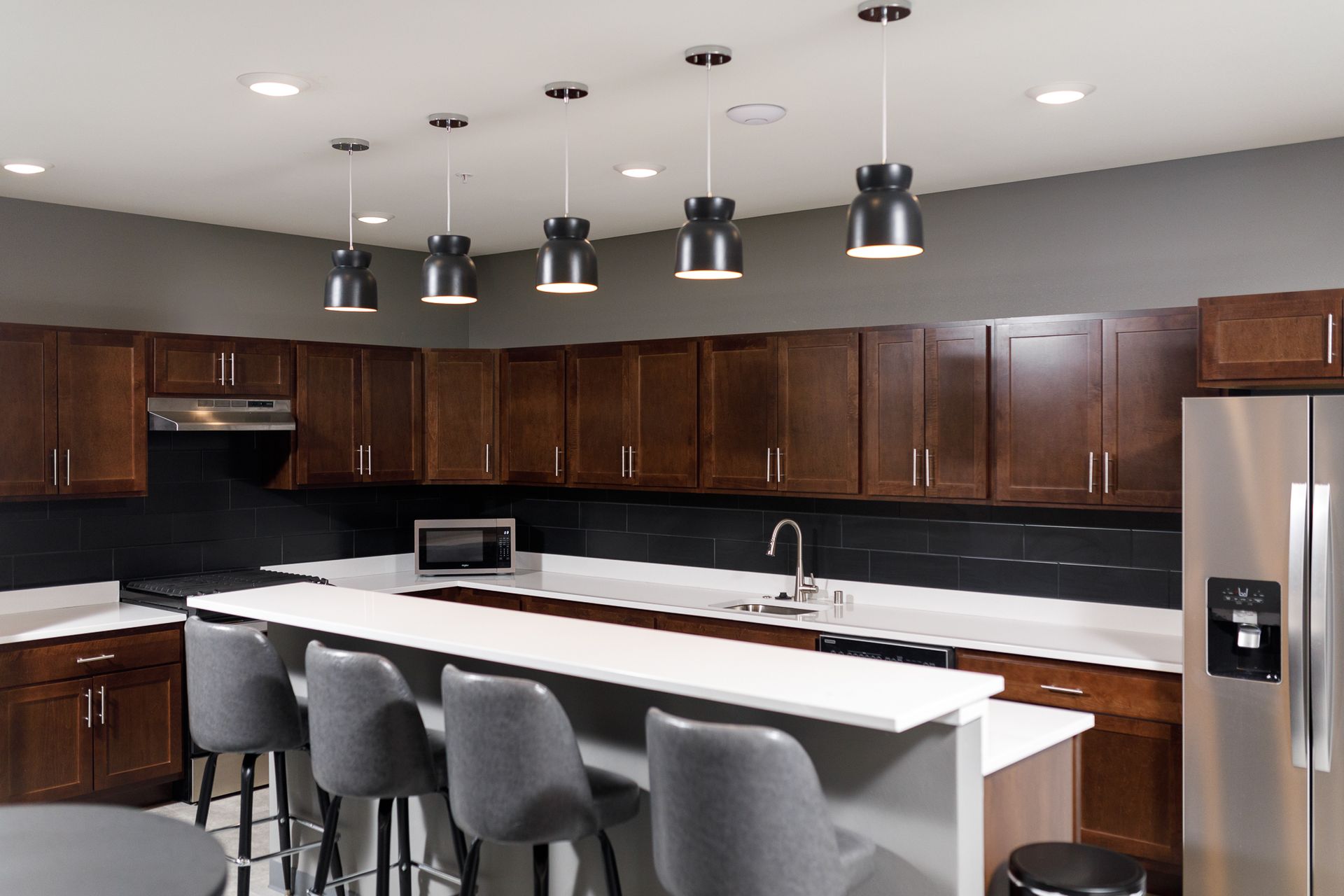 Bantr | Top Notch Amenities