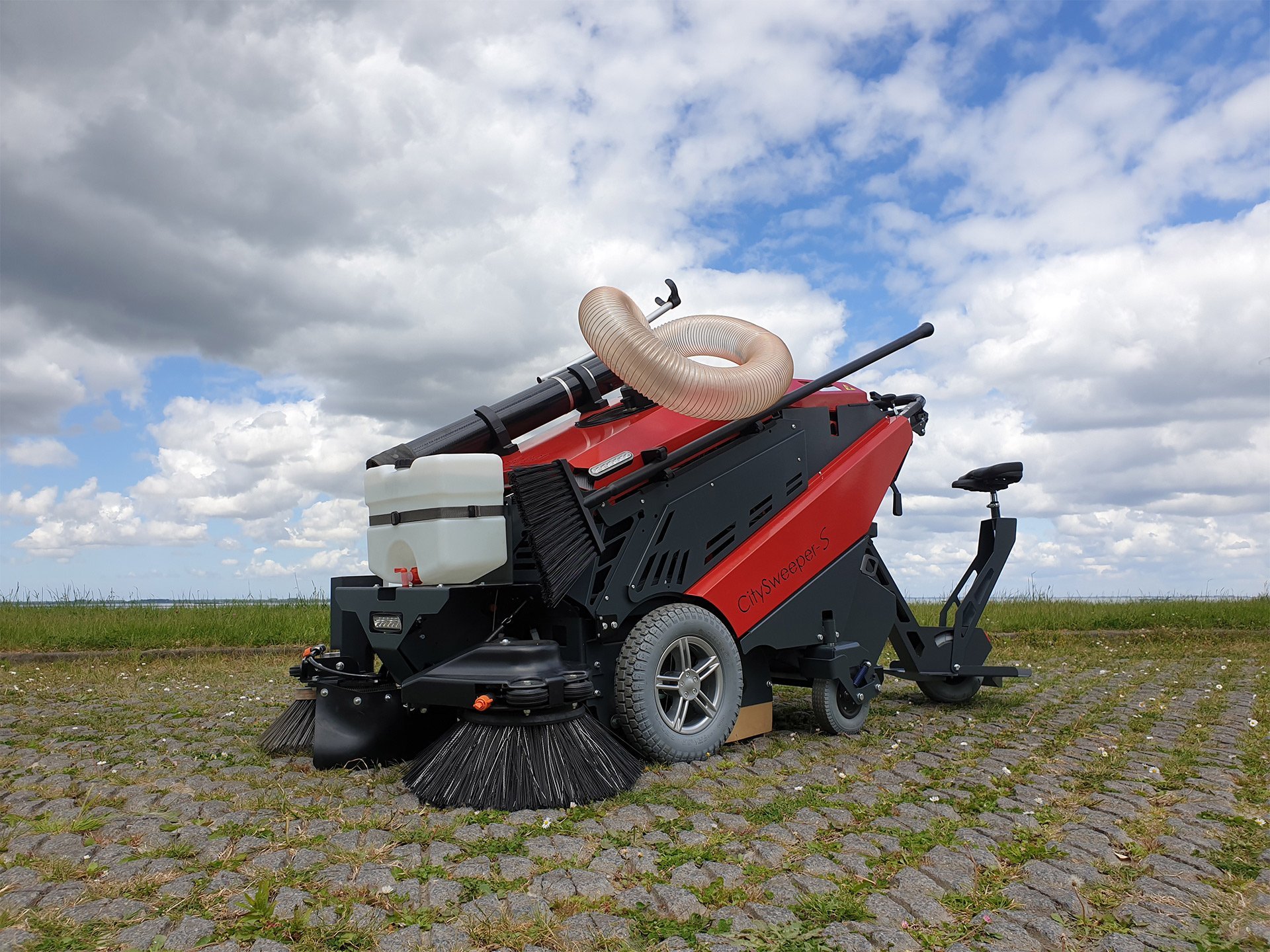 Meclean CitySweeper electric street sweeper