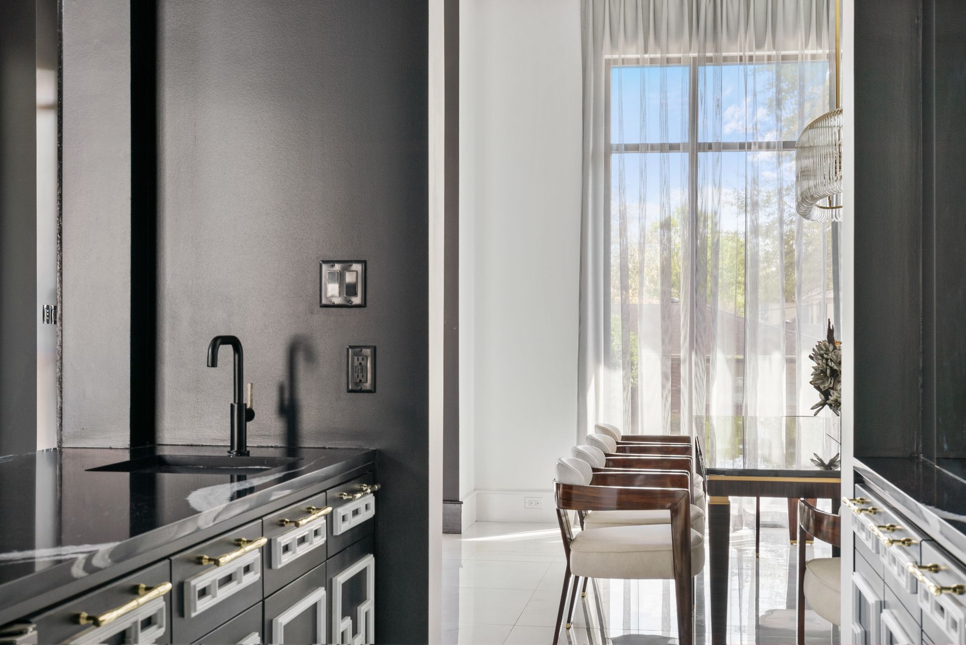 Luxury Interior Designer | Houston, TX | (832) 597-2303