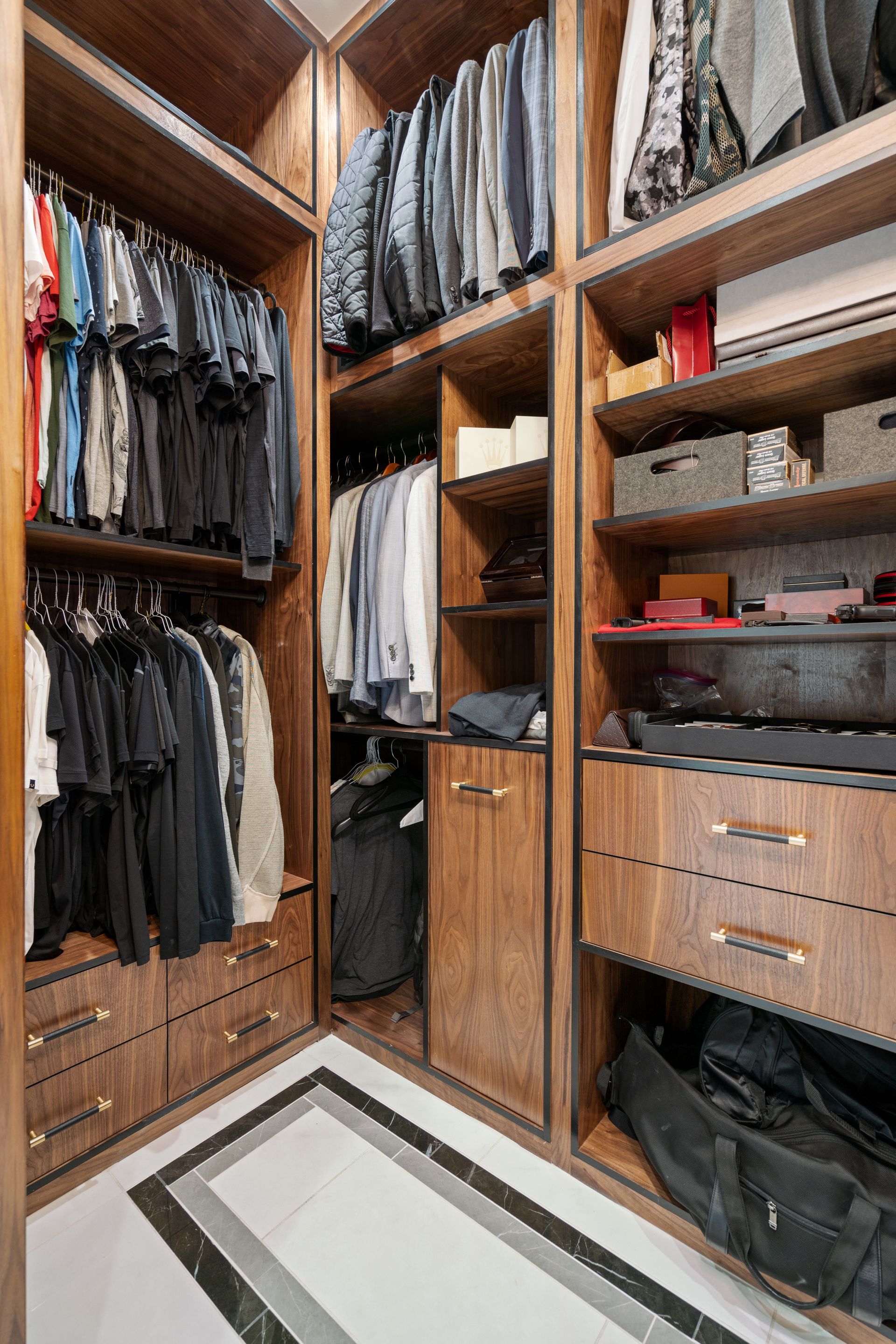 Luxury Interior Designer | Houston, TX | (832) 597-2303