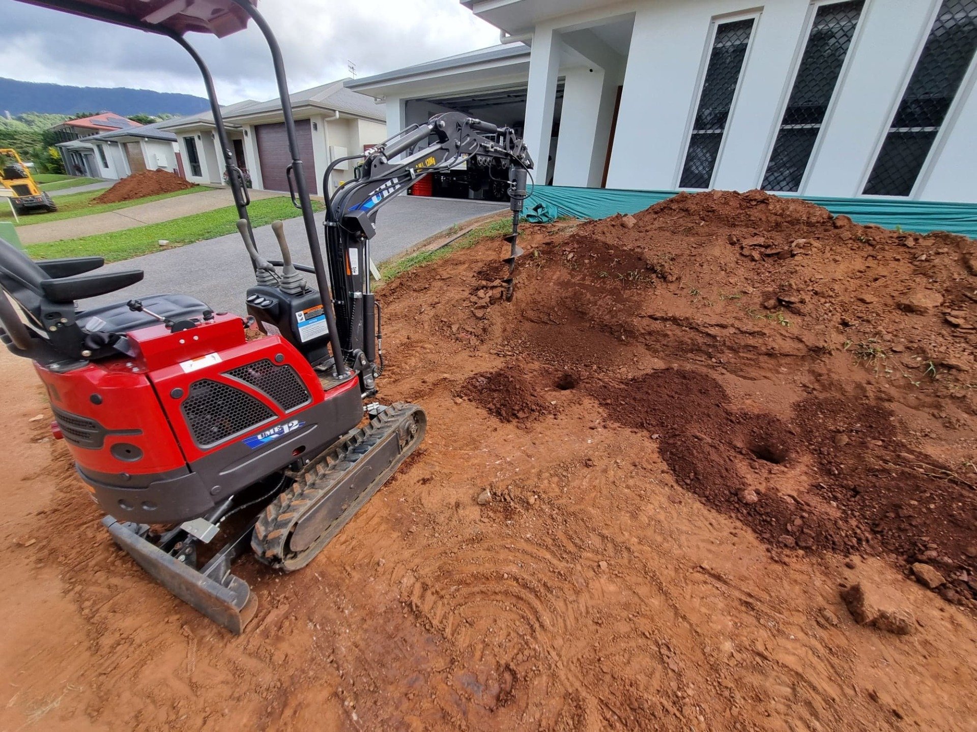 Mini Excavator Hire Cairns | Cairns Hire